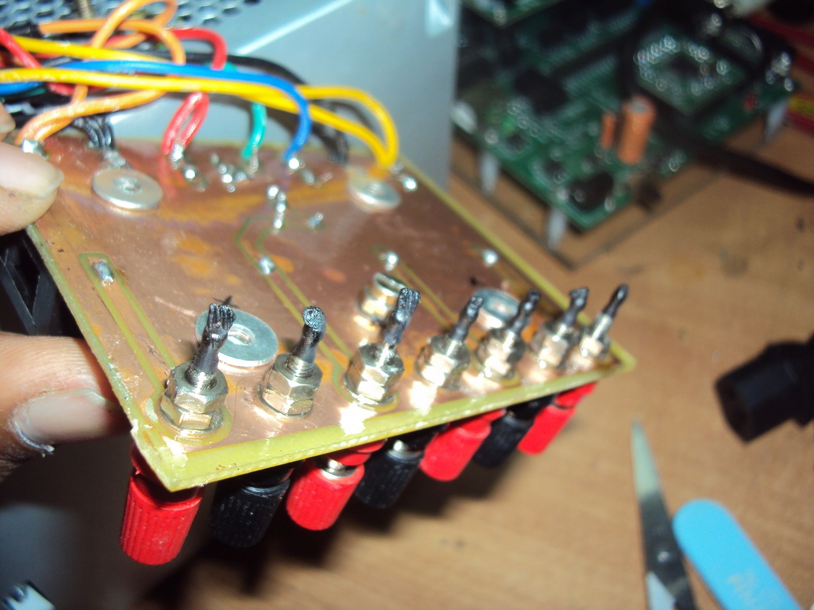 Essential Benchtop Lab SMPS From a Computer SMPS : 6 Steps - Instructables