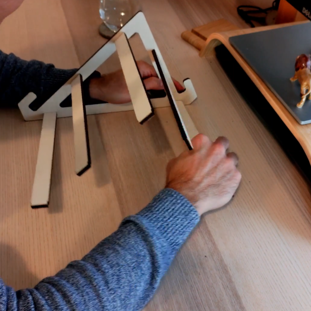 Dual-Angle Laptop Stand : 4 Steps (with Pictures) - Instructables