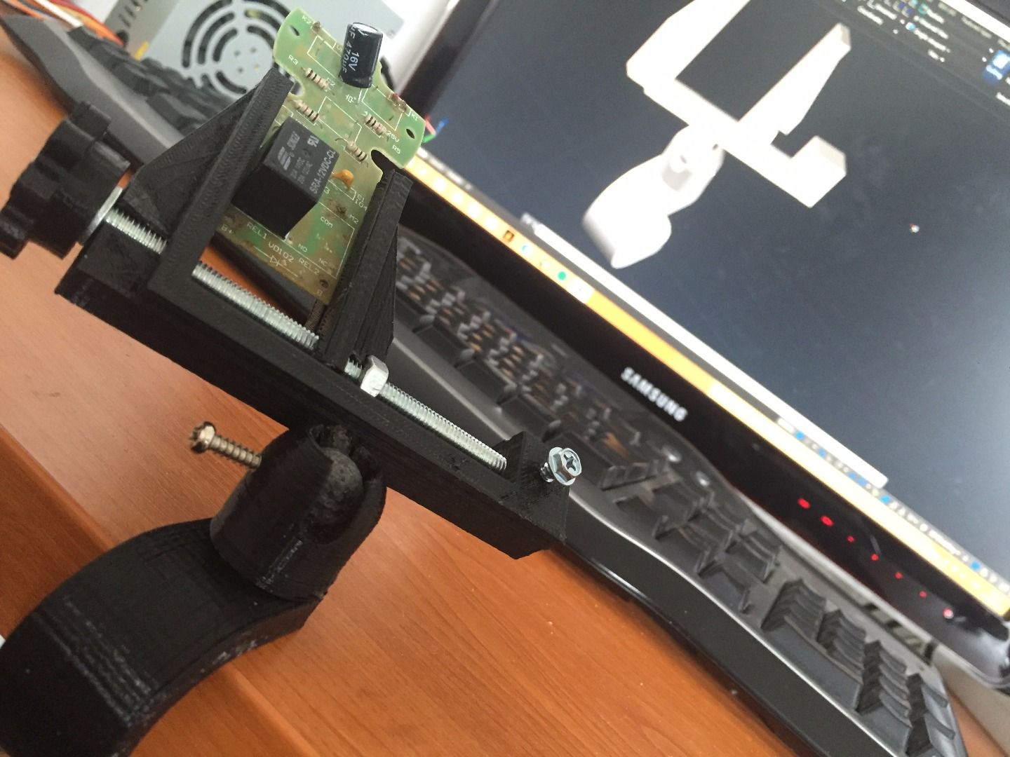 How to Make a 3D Printed PCB Vise! : 4 Steps (with Pictures ...