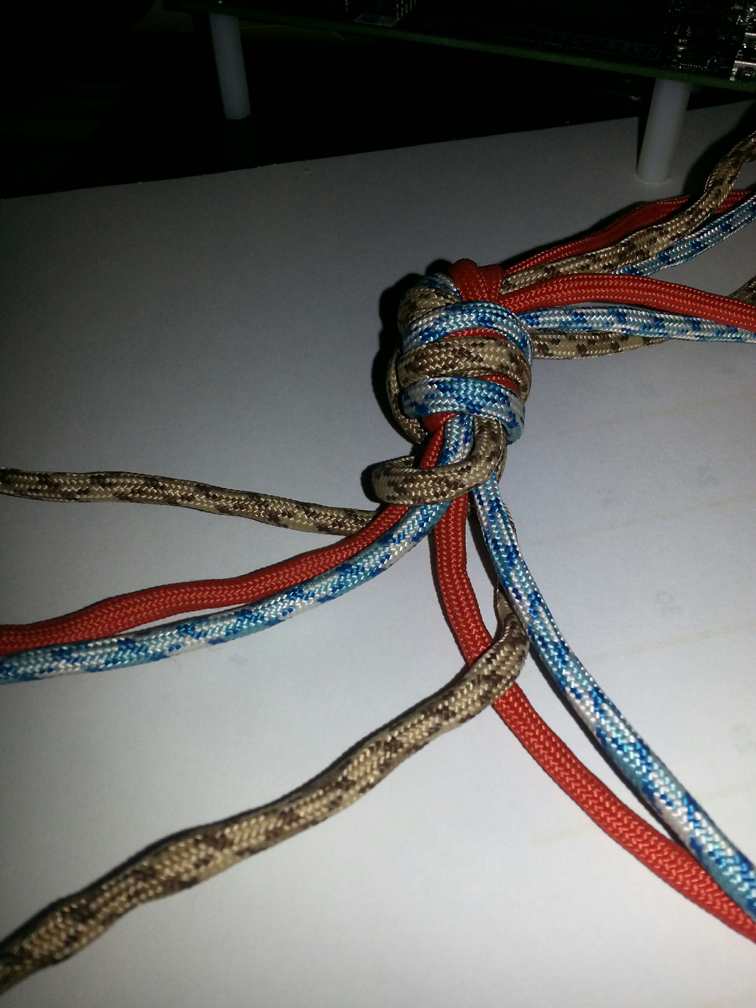 6 Strand Round Braid : 3 Steps - Instructables