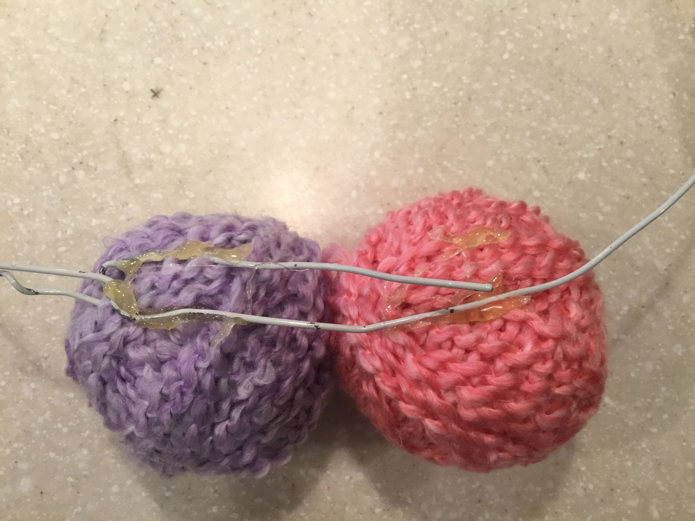 Yarn Ball Wreath : 5 Steps - Instructables