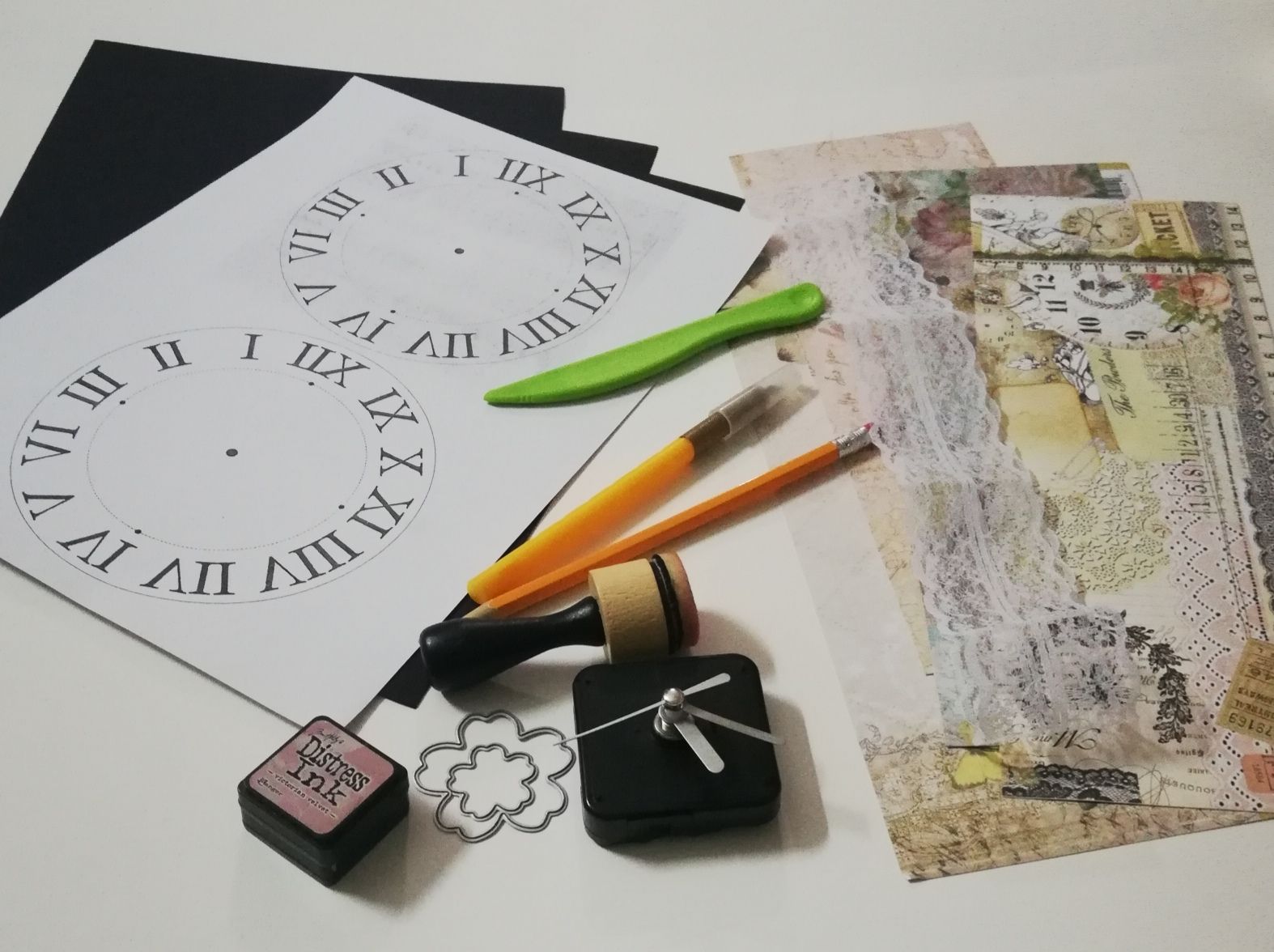 Table Clock Using Paper : 5 Steps - Instructables