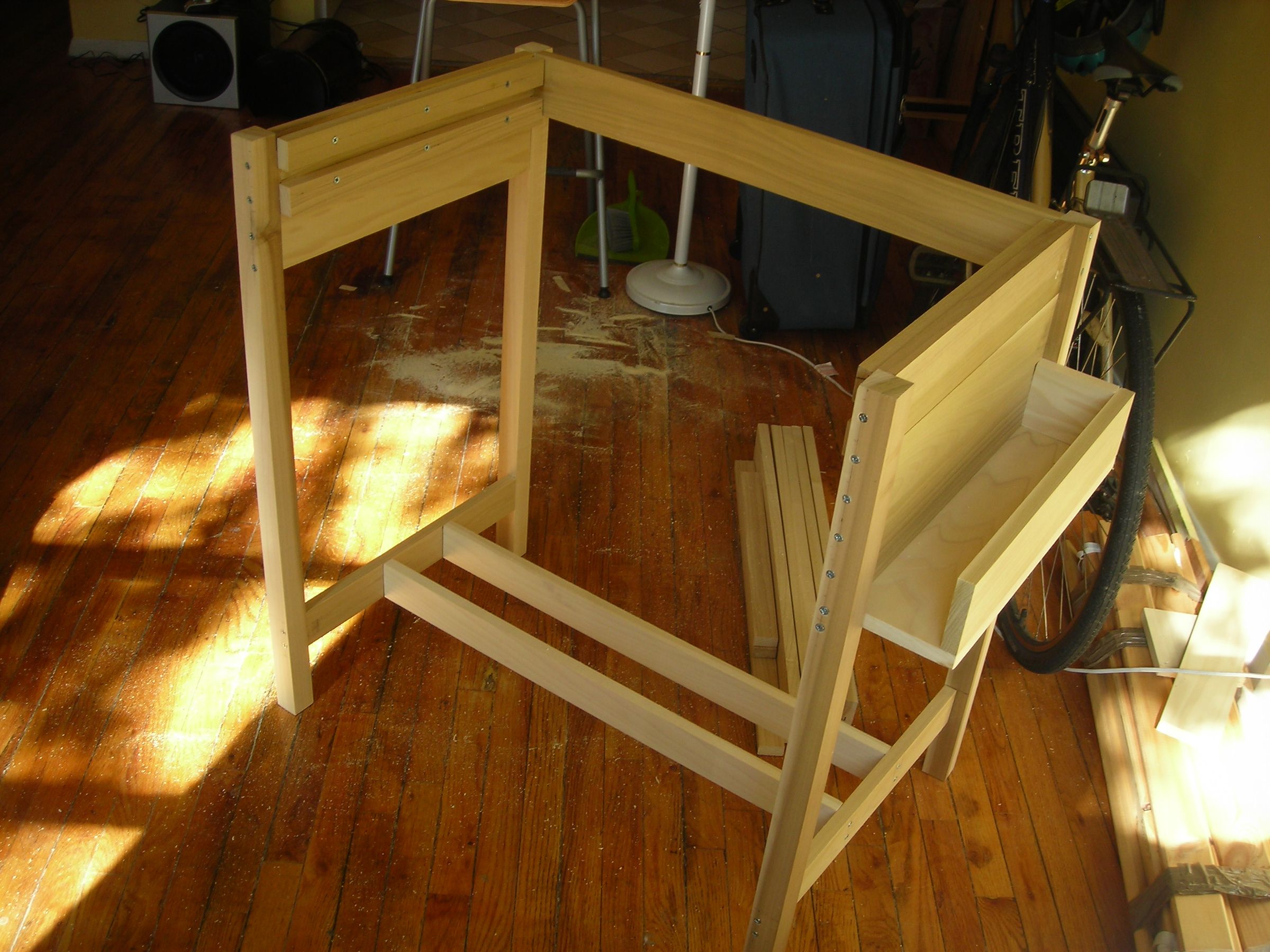 How to Build a Personalized Desk/table : 6 Steps - Instructables