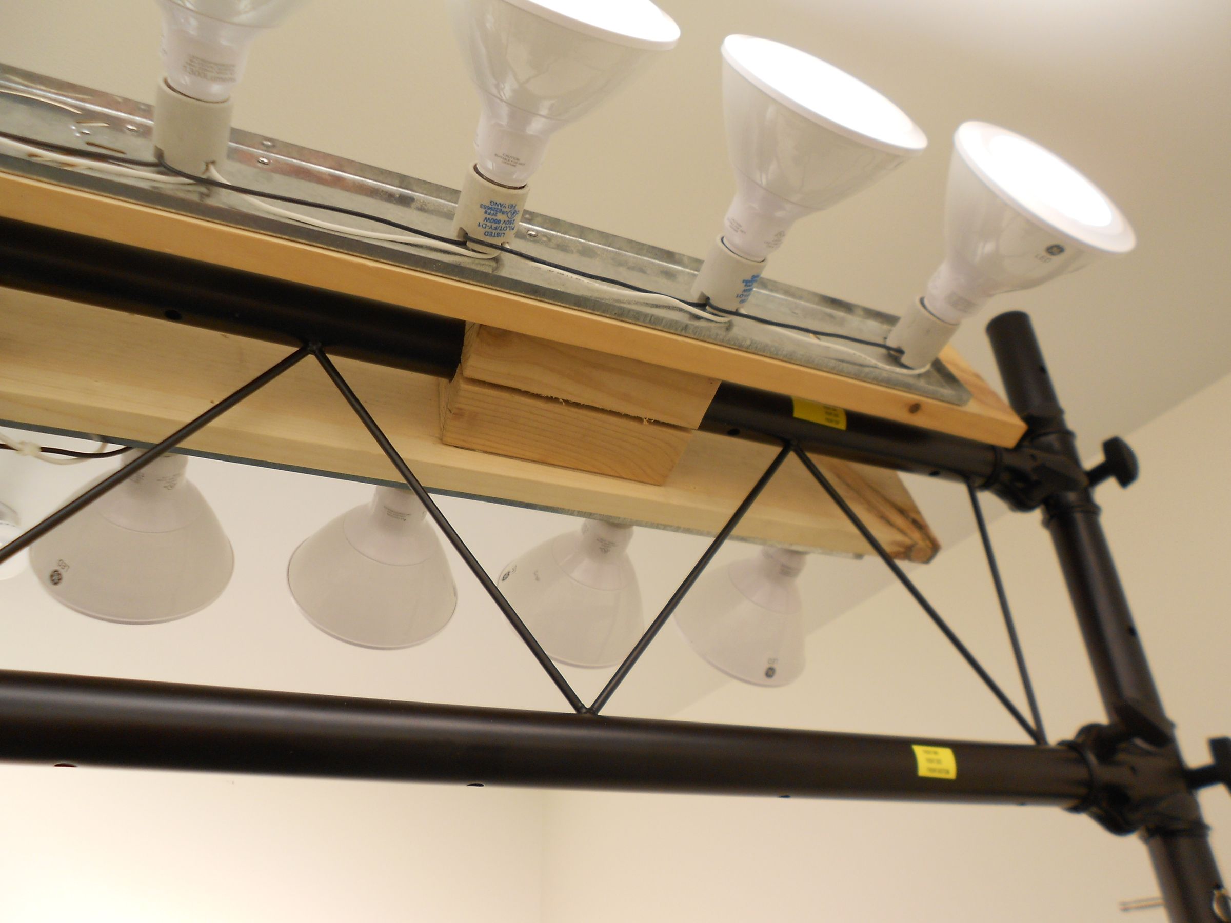 Light Bar With Axial Adjustability : 7 Steps (with Pictures ...