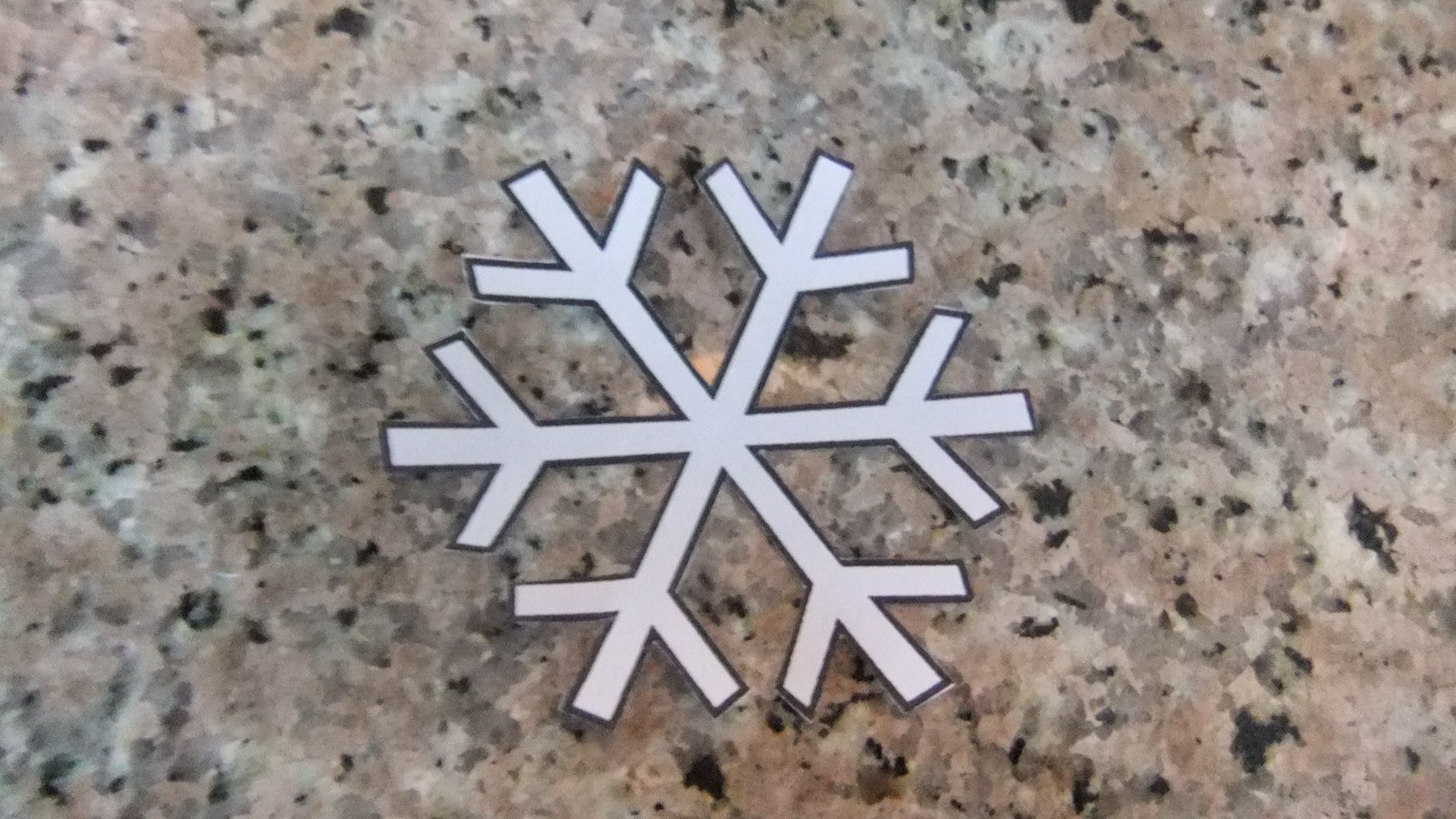 Paper Chain Snowflakes : 4 Steps (with Pictures) - Instructables