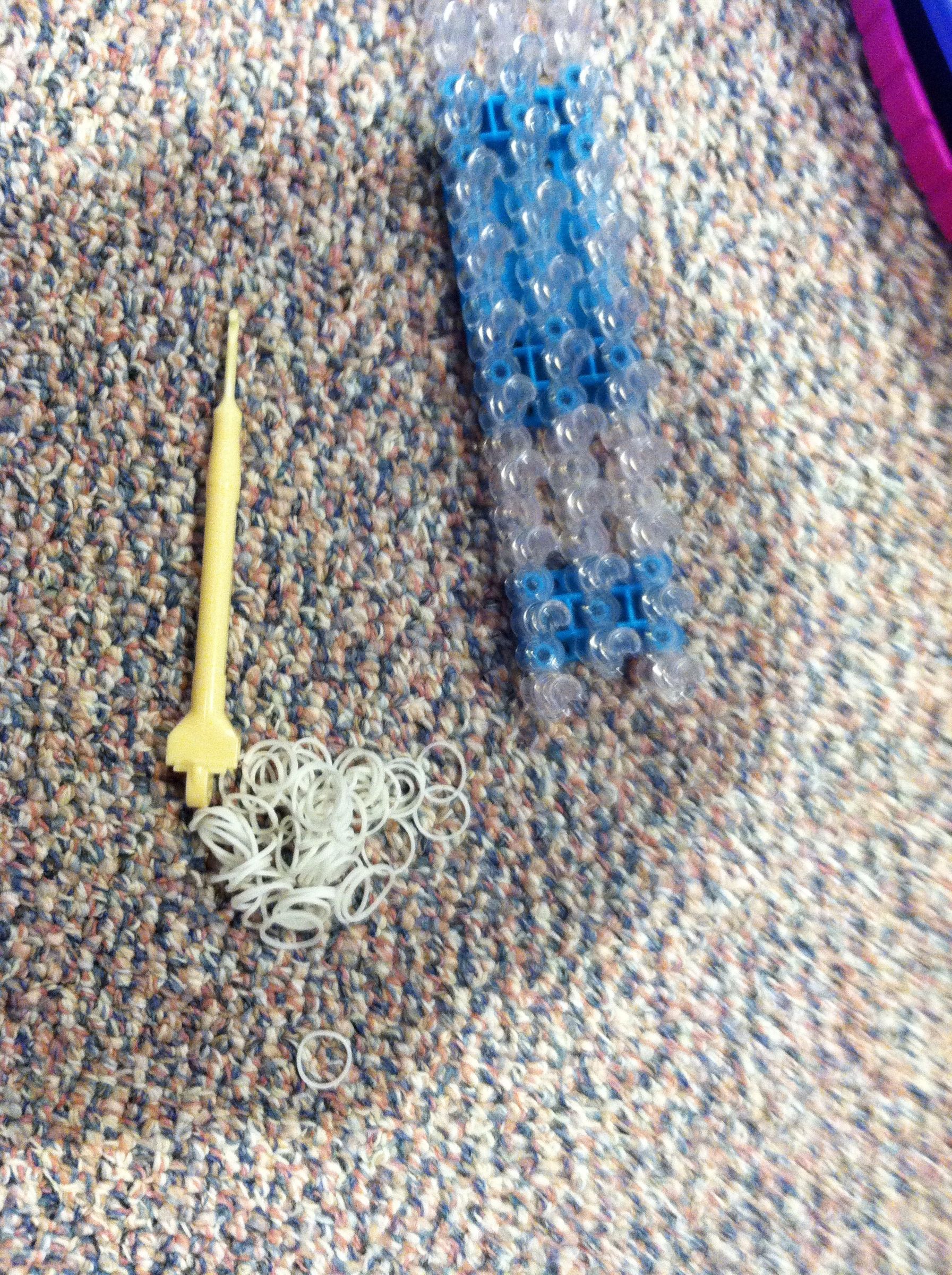 Rainbow Loom Fish Tail : 11 Steps - Instructables