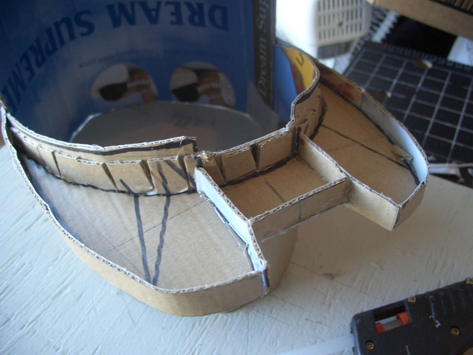 Cardboard/Fiberglass Halo 3 Inspired Master Chief Costume : 15 Steps ...