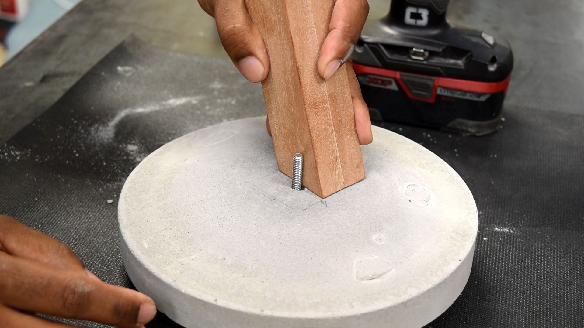 LED Concrete Desk Lamp : 8 Steps (with Pictures) - Instructables