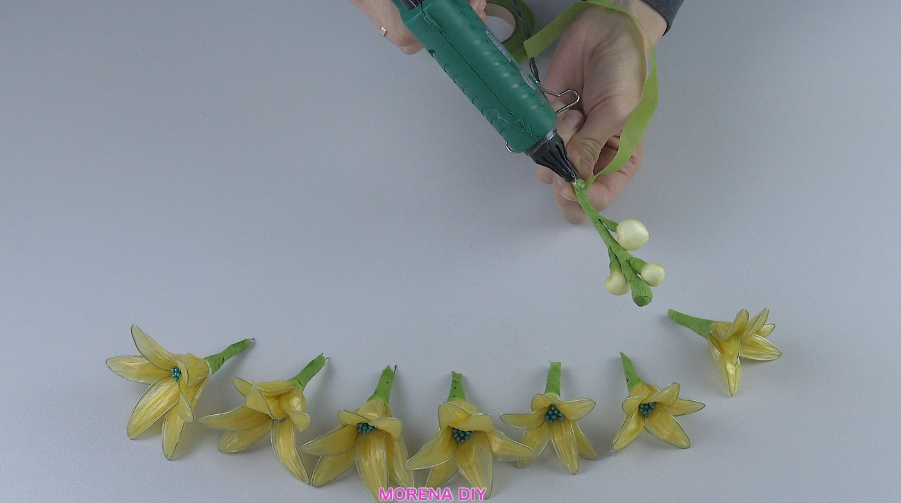 DIY Recycled Plastic Flowers | Easy Plastic Bag Crafts : 5 Steps (with ...