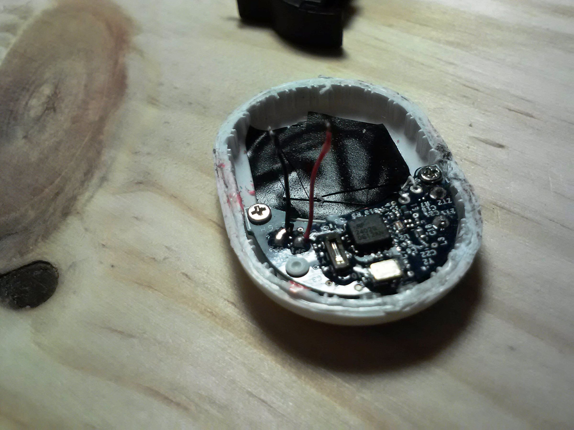 Replace Battery in Nike+ Sensor : 5 Steps - Instructables