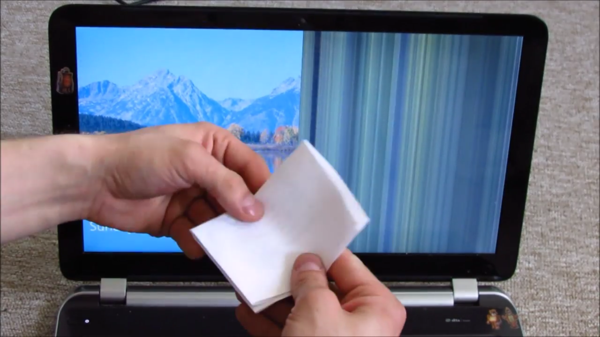 5 USEFUL LIFE HACKS (Fix Laptop Screen With Paper) : 5 Steps ...