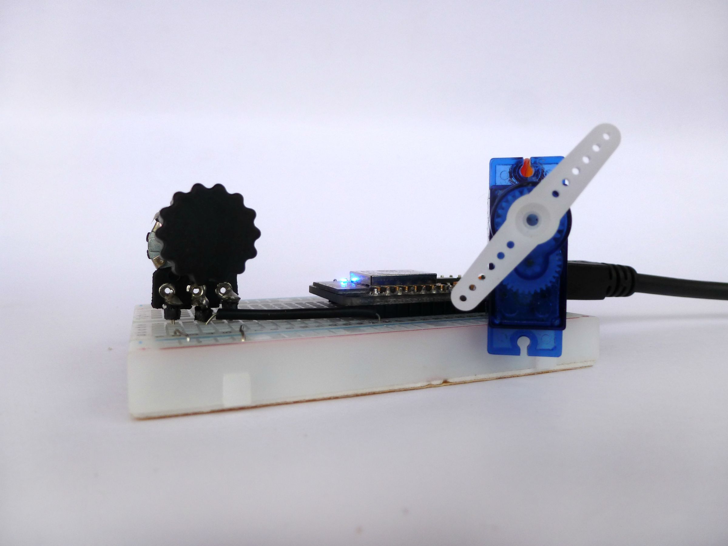 Control Servo Motor Using Potentiometer : 6 Steps (with Pictures ...