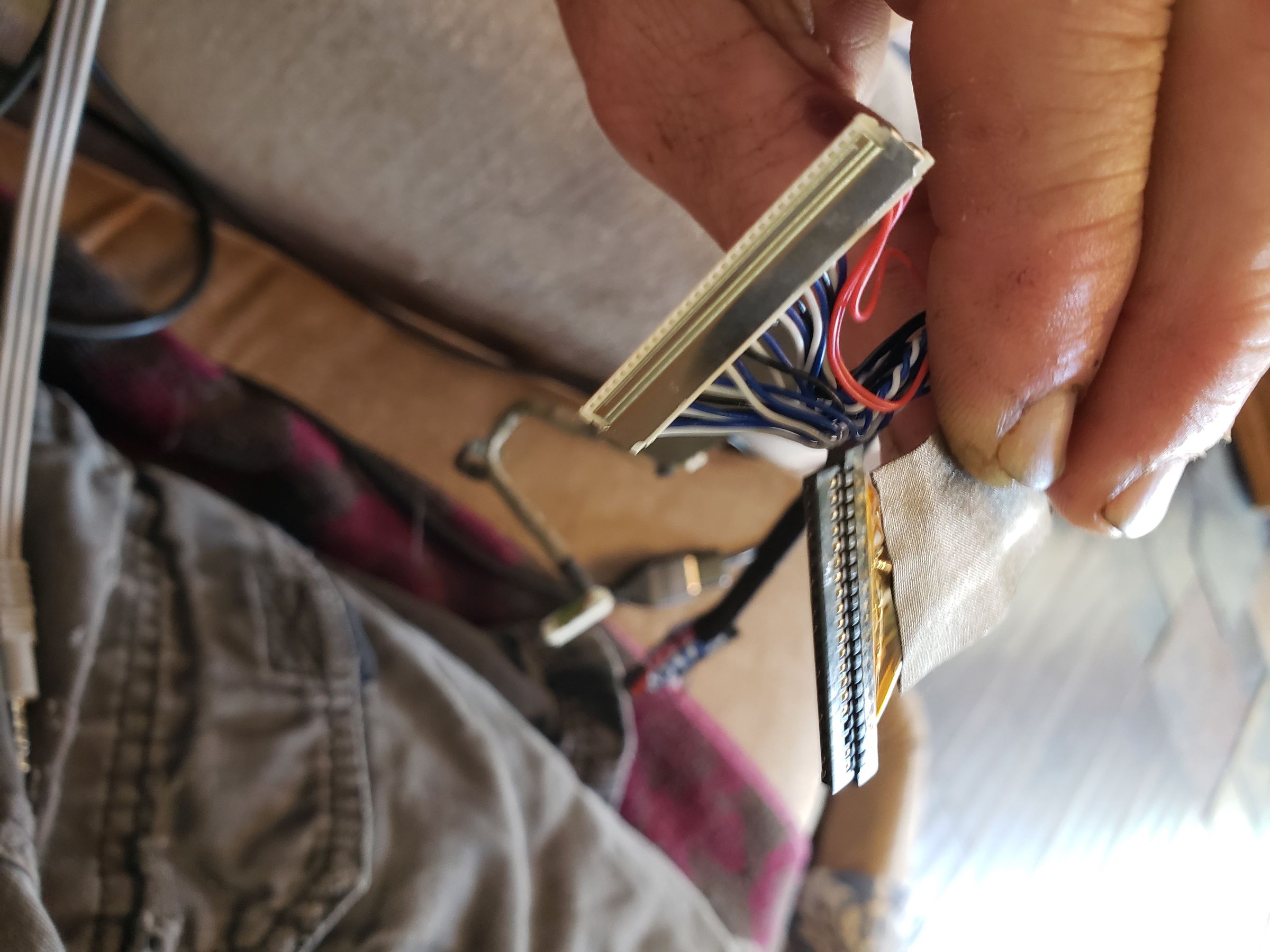 How to Reuse the Old LCD Screen of Your Broken Laptop : 4 Steps ...