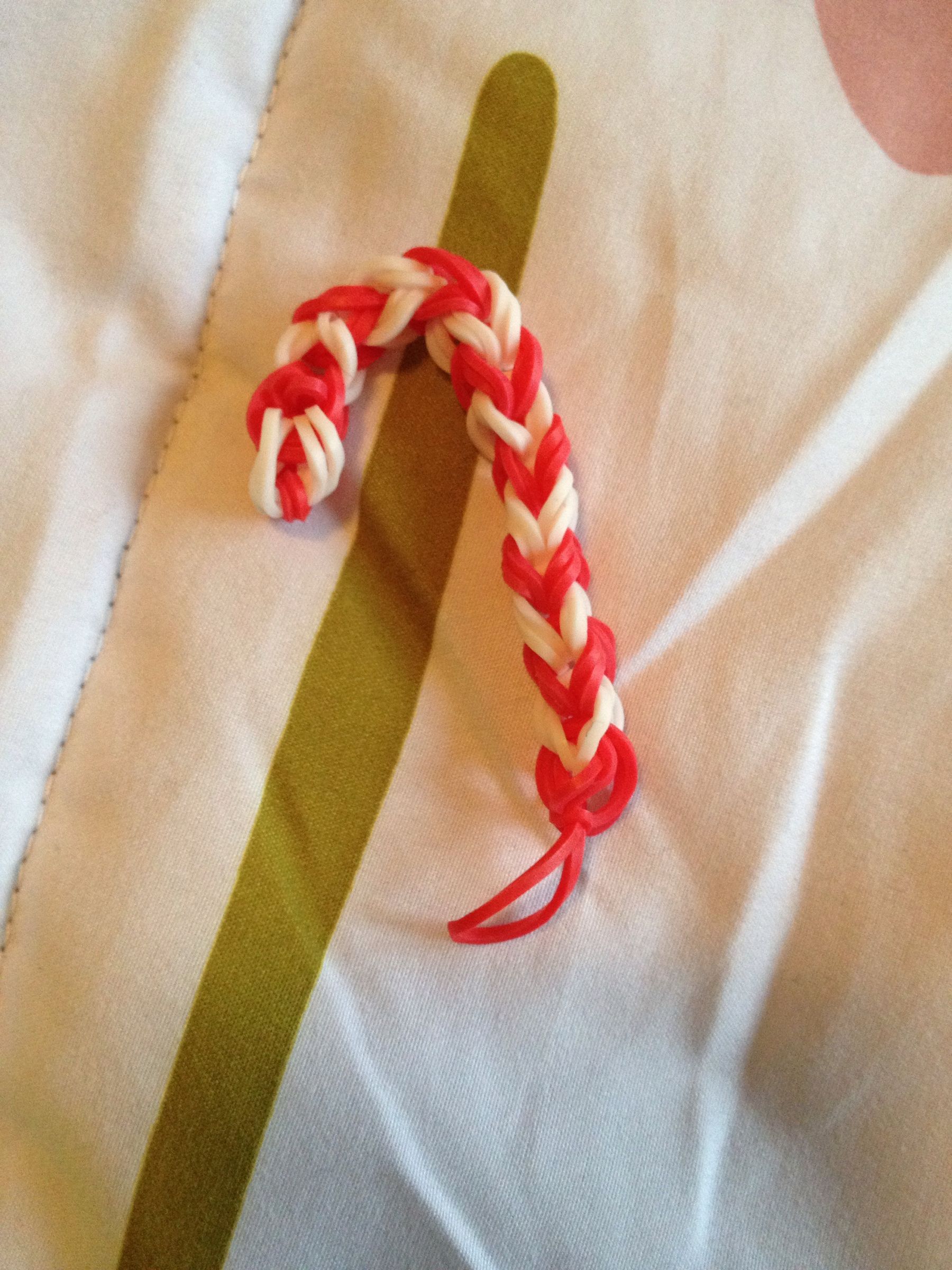 How to Make a Crazy Loom Candy Cane Charm : 11 Steps - Instructables