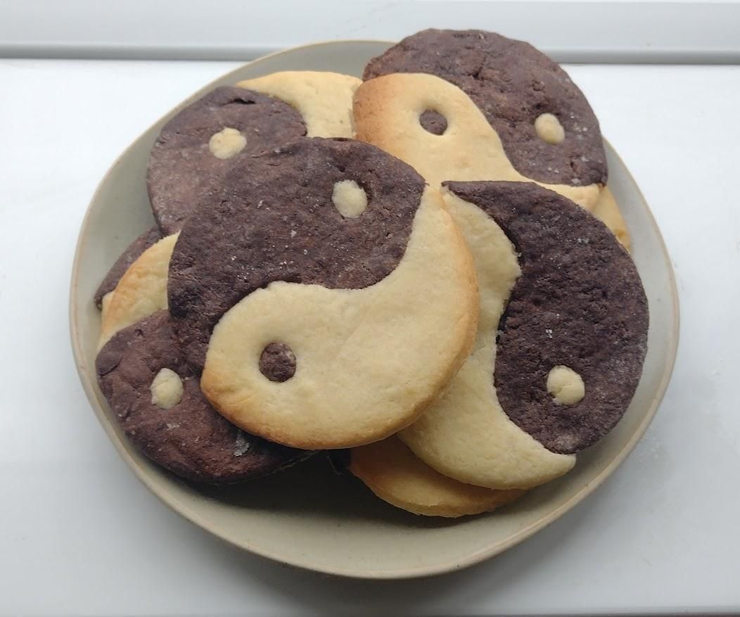 Yin and Yang Cookies : 6 Steps (with Pictures) - Instructables