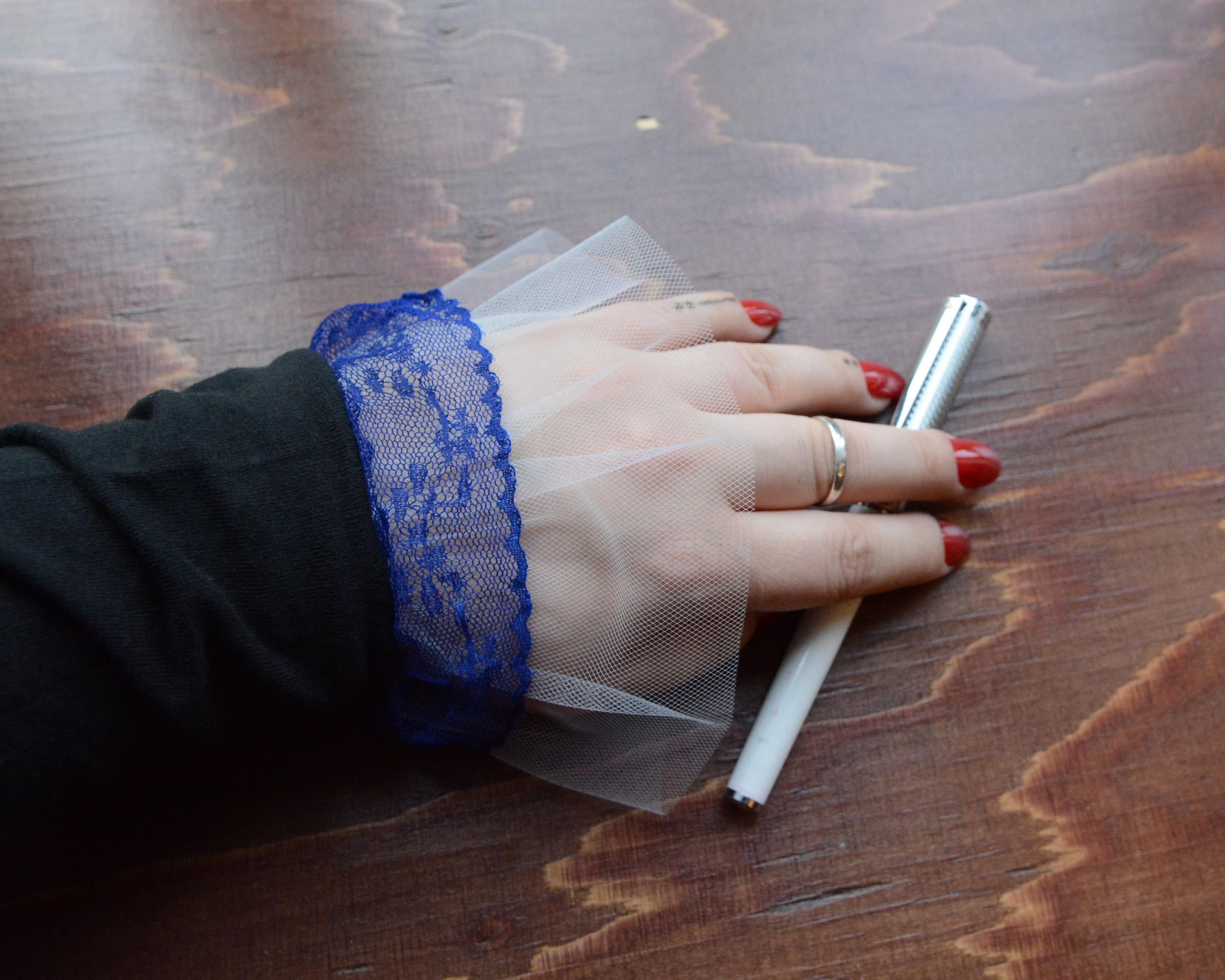 Removable Lace Cuffs : 4 Steps (with Pictures) - Instructables