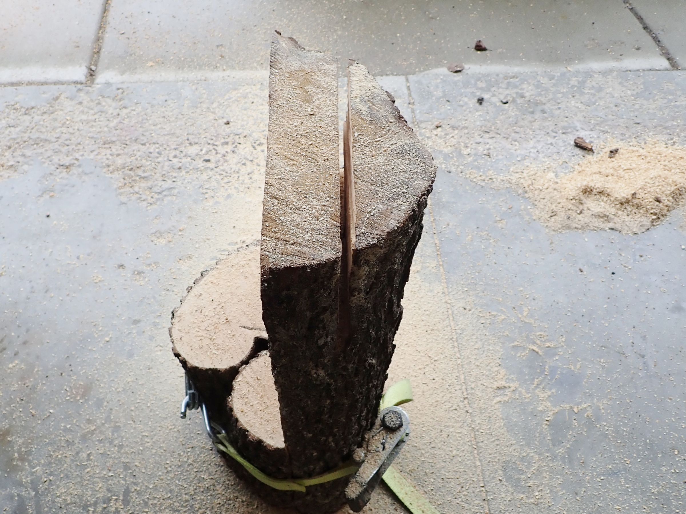 Simple Garden Bench From a Log : 11 Steps (with Pictures) - Instructables