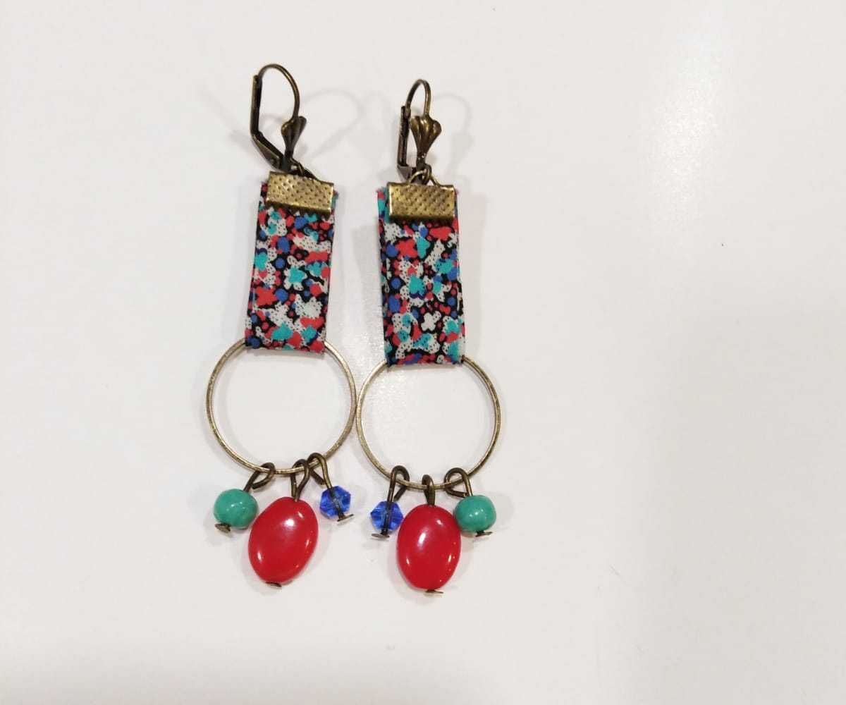 Colored Earring With Ribbon : 3 Steps - Instructables