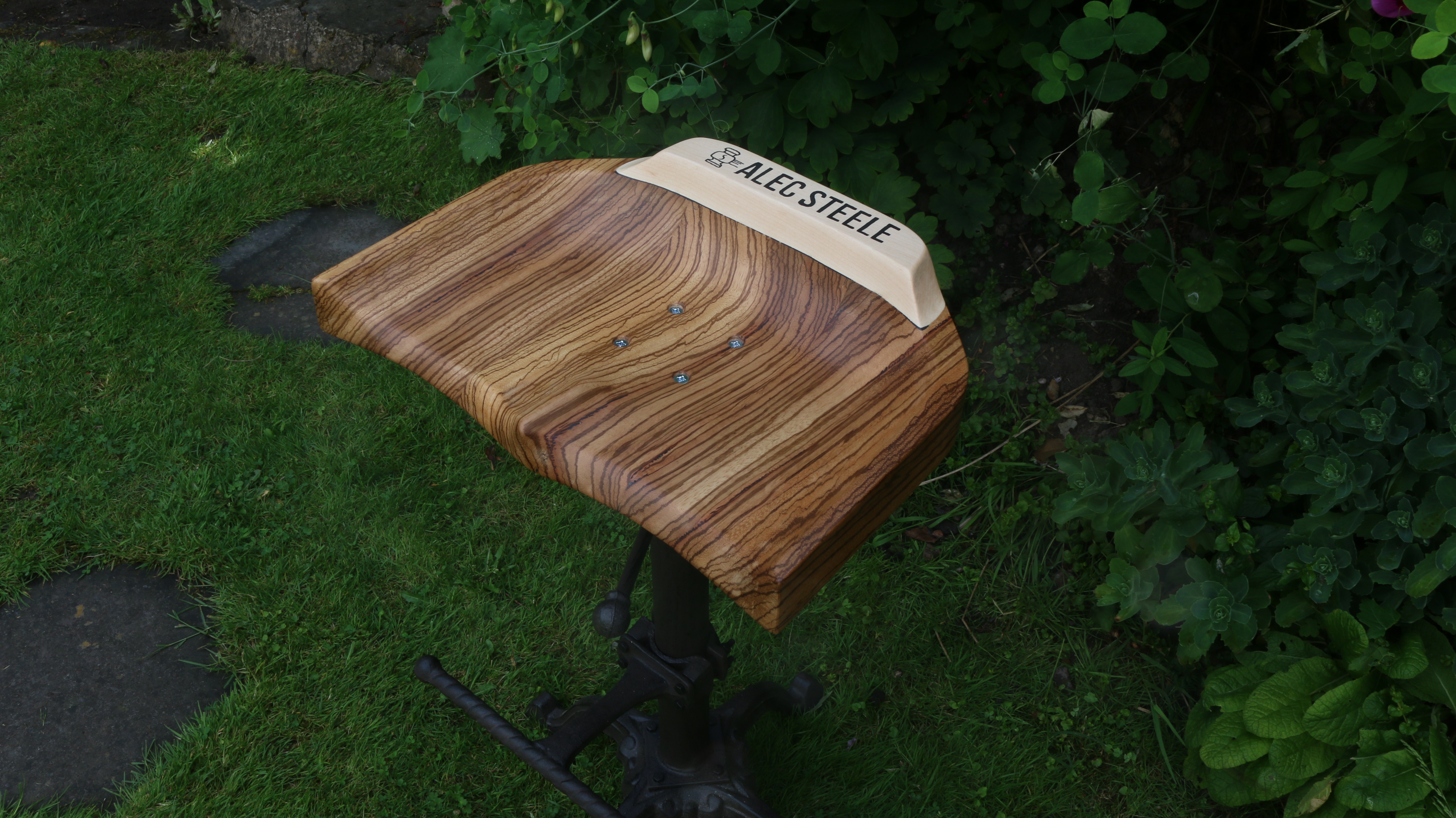 Carving a Workshop Stool With an Angle Grinder for Alec Steele : 6 ...