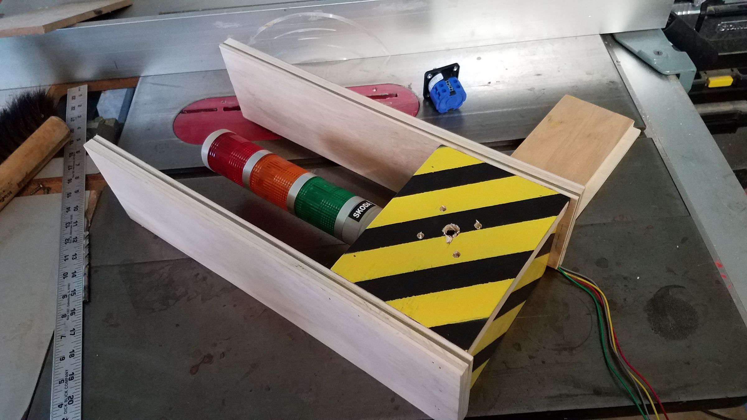 DIY Classroom Stoplight (Noise Management Tool) : 12 Steps (with ...