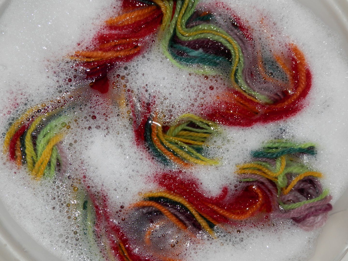 How to Spin a Rainbow Gradient Yarn : 9 Steps (with Pictures ...