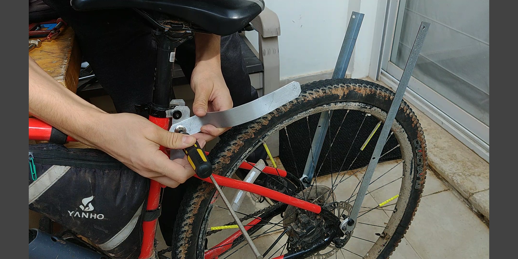 DIY Bike Rear Rack With a MAGNETIC U-lock Mount! (no Welding) : 16 ...