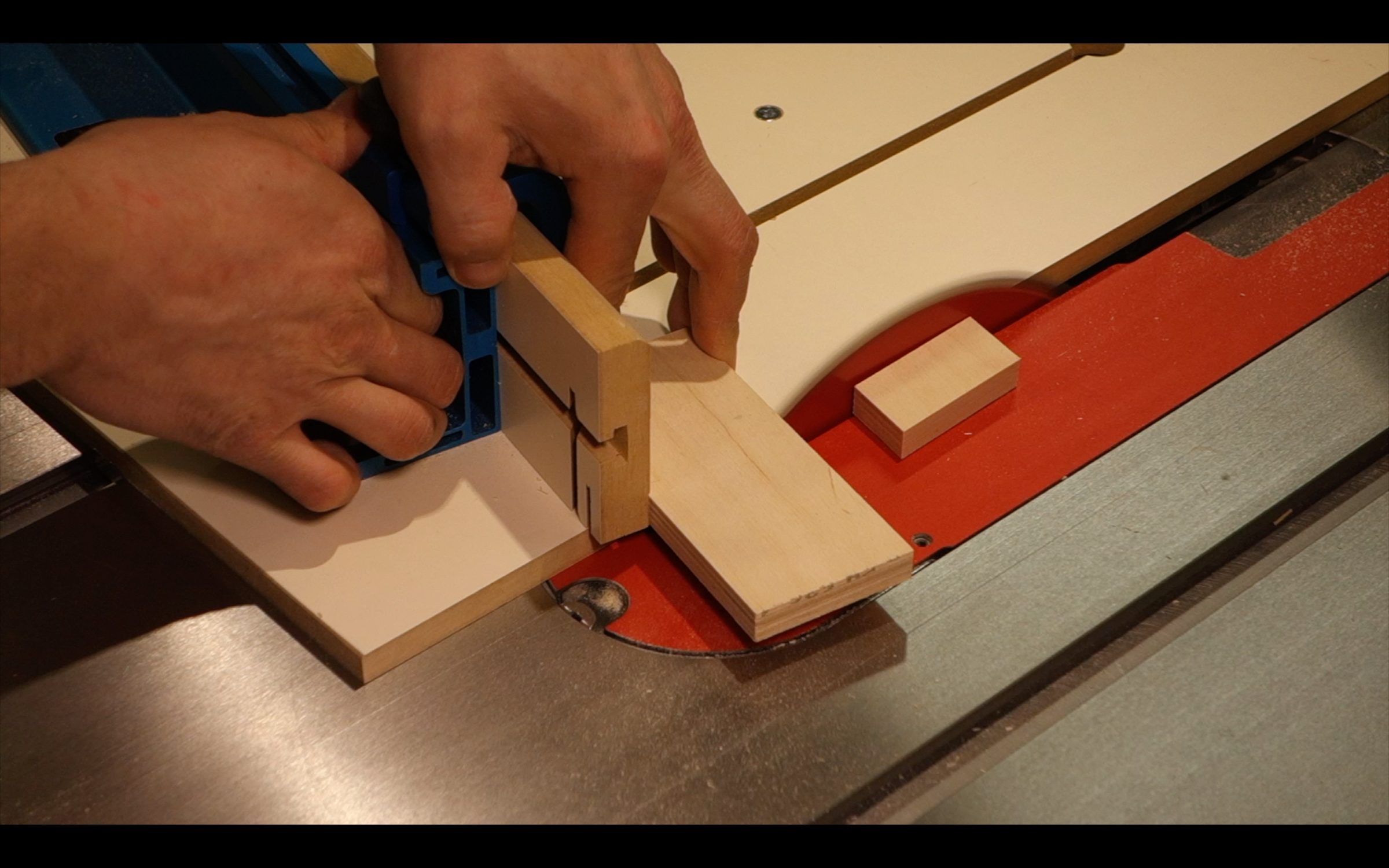 Make It - Adjustable Router Fence : 7 Steps (with Pictures) - Instructables