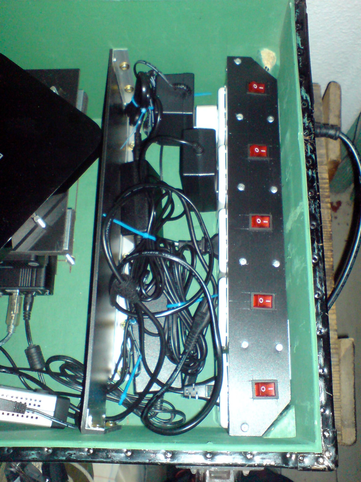 XXL Switchbox With Extra Storage : 7 Steps - Instructables