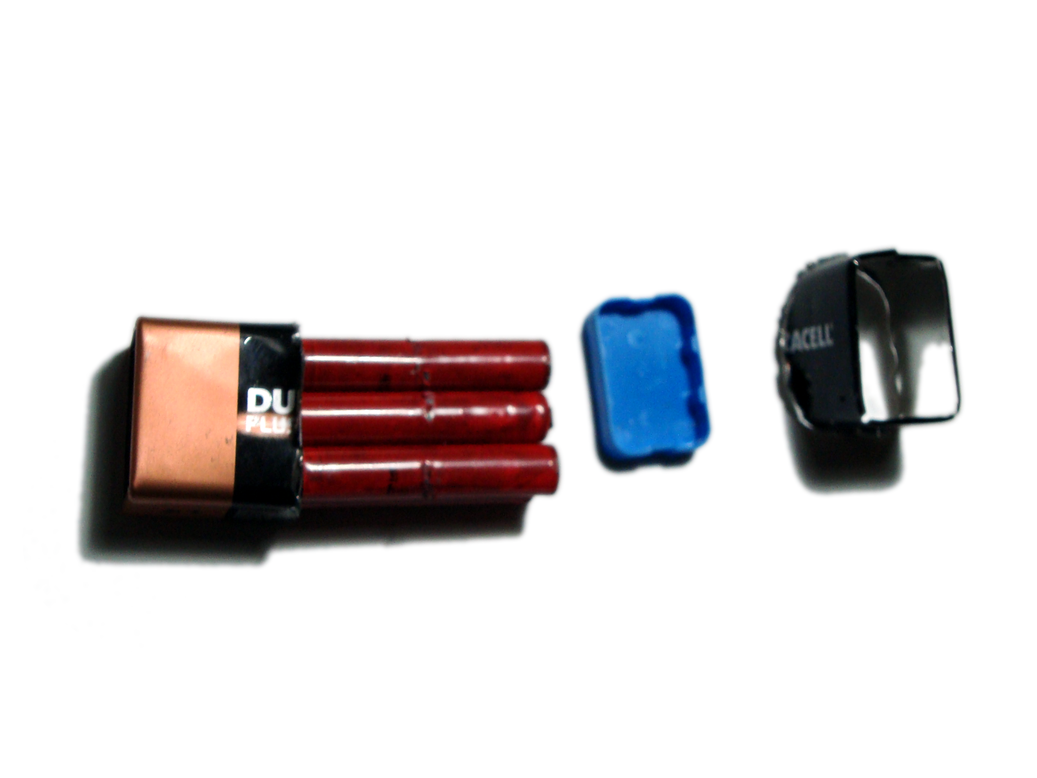 How to Open 9v Battery (come Aprire Una Batteria Da 9v) : 3 Steps ...