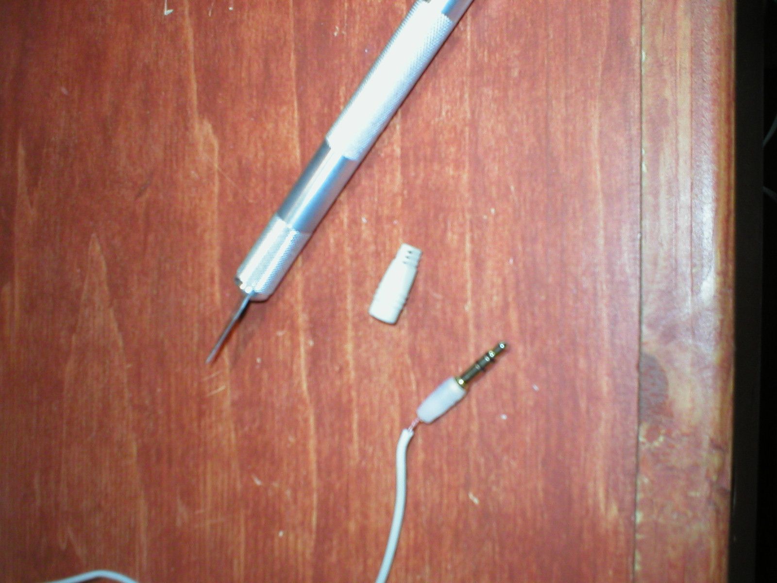 How to Fix Earbuds : 5 Steps - Instructables