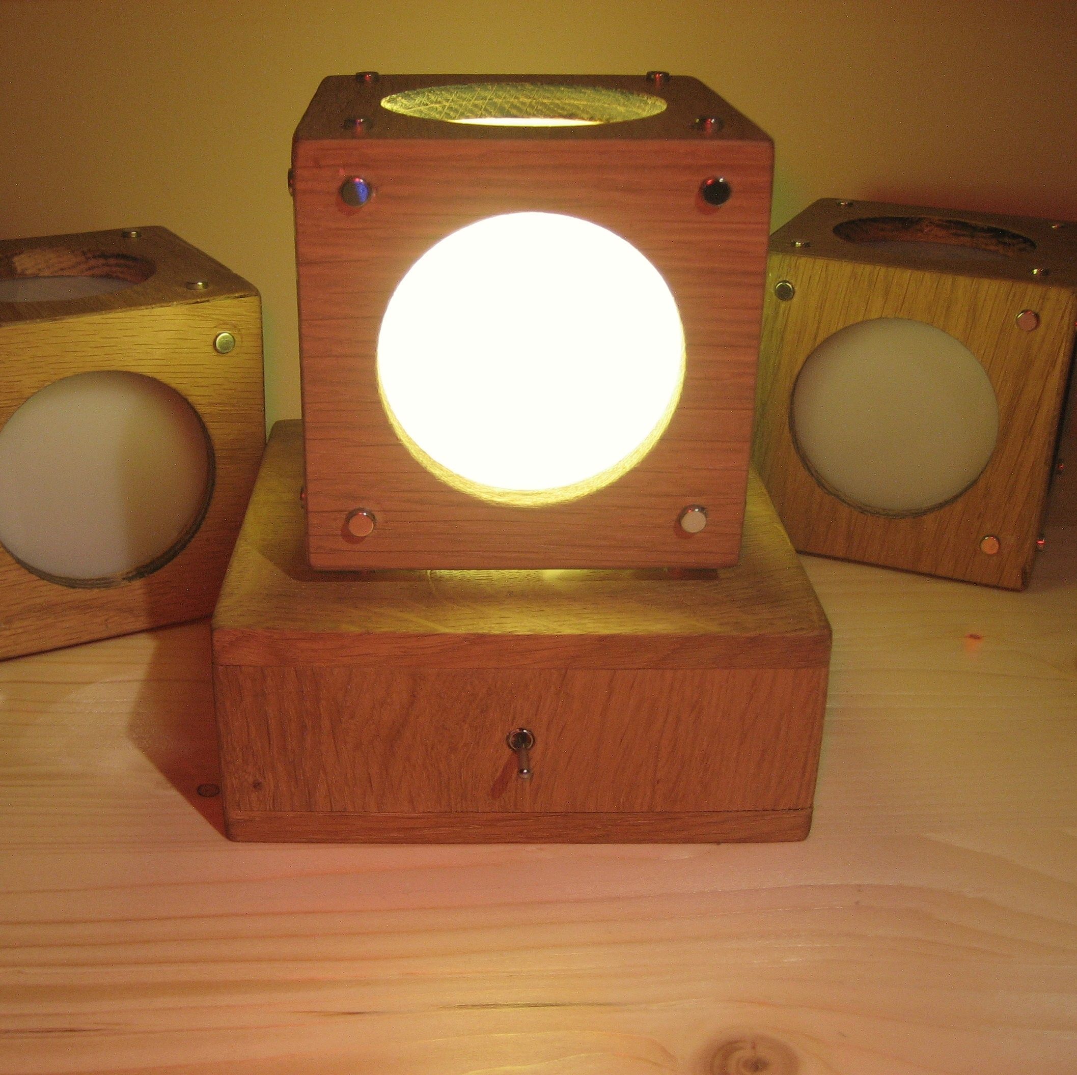 Magnetic Table Lamp : 9 Steps (with Pictures) - Instructables