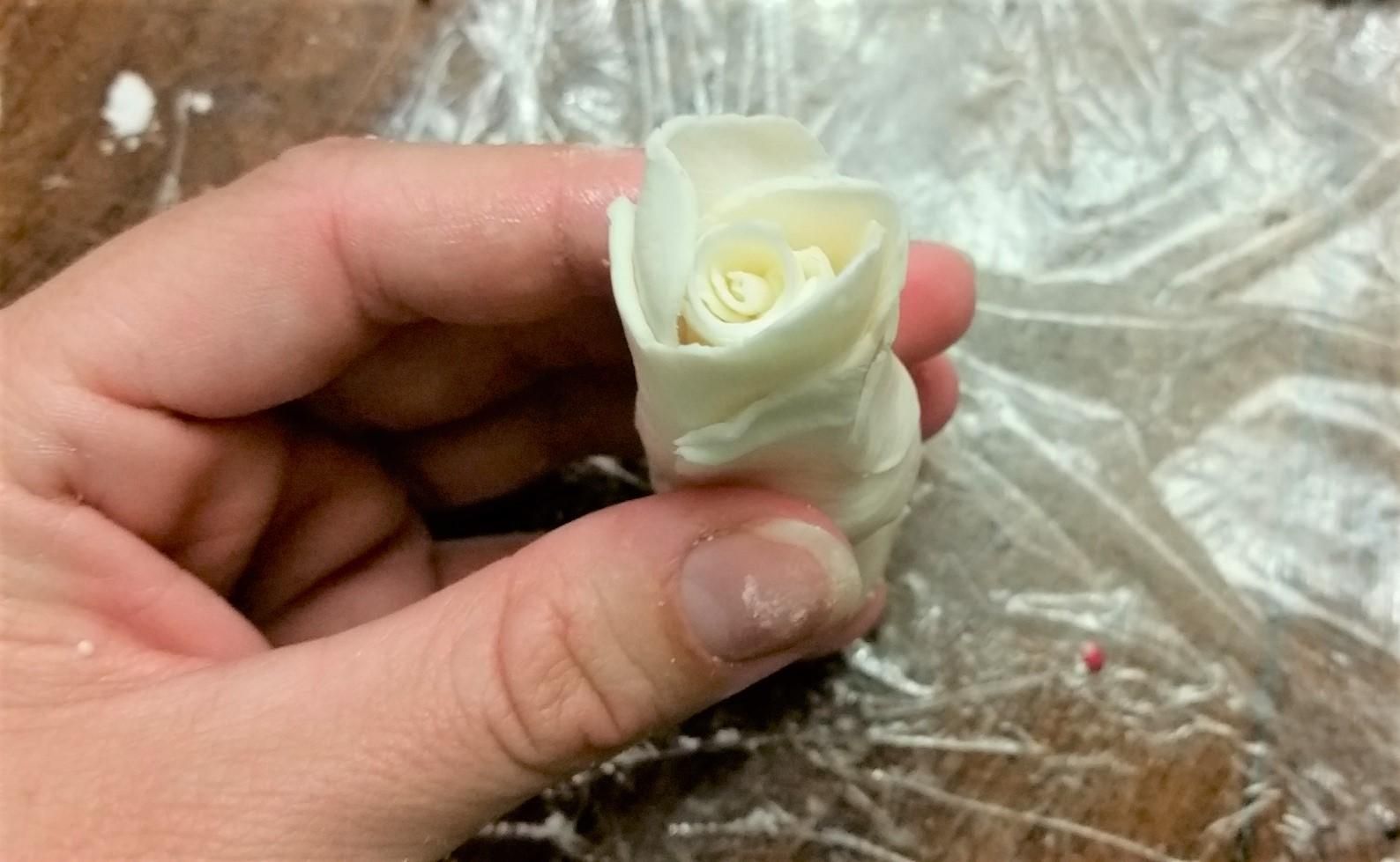 Realistic Edible Modeling Chocolate Roses : 7 Steps (with Pictures ...
