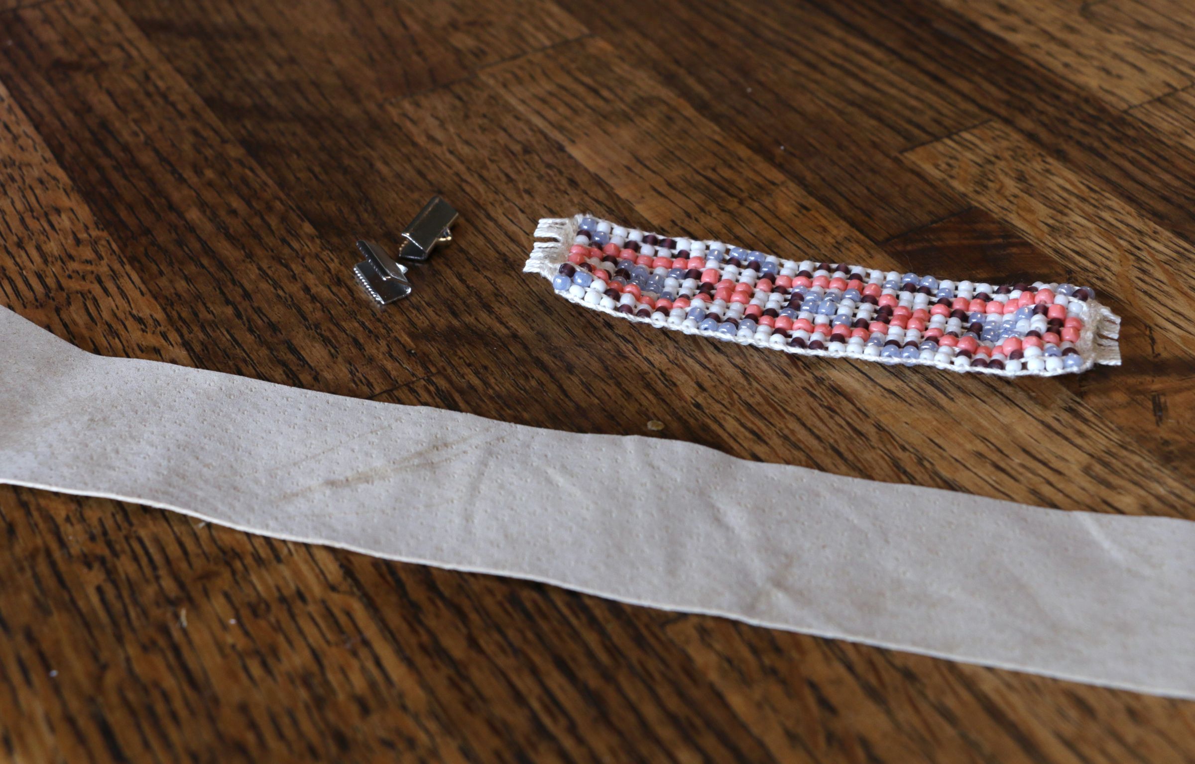 Simple Bead Weaving Loom & Bracelet : 4 Steps (with Pictures ...