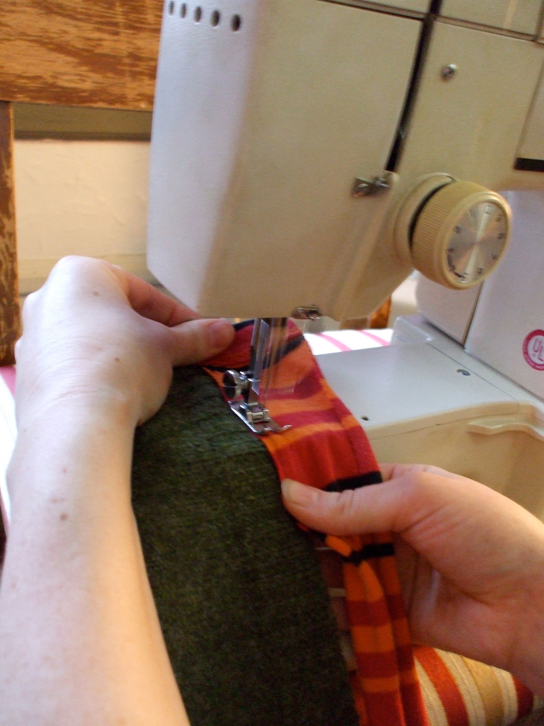 How to Make an IPod Hat : 11 Steps (with Pictures) - Instructables