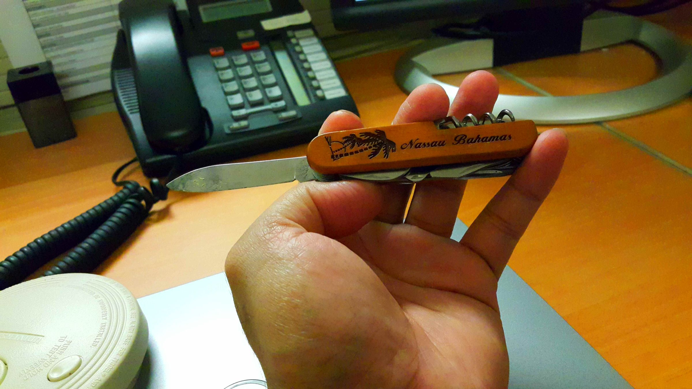 Inspection of an Expired Smoke Detector. : 6 Steps - Instructables