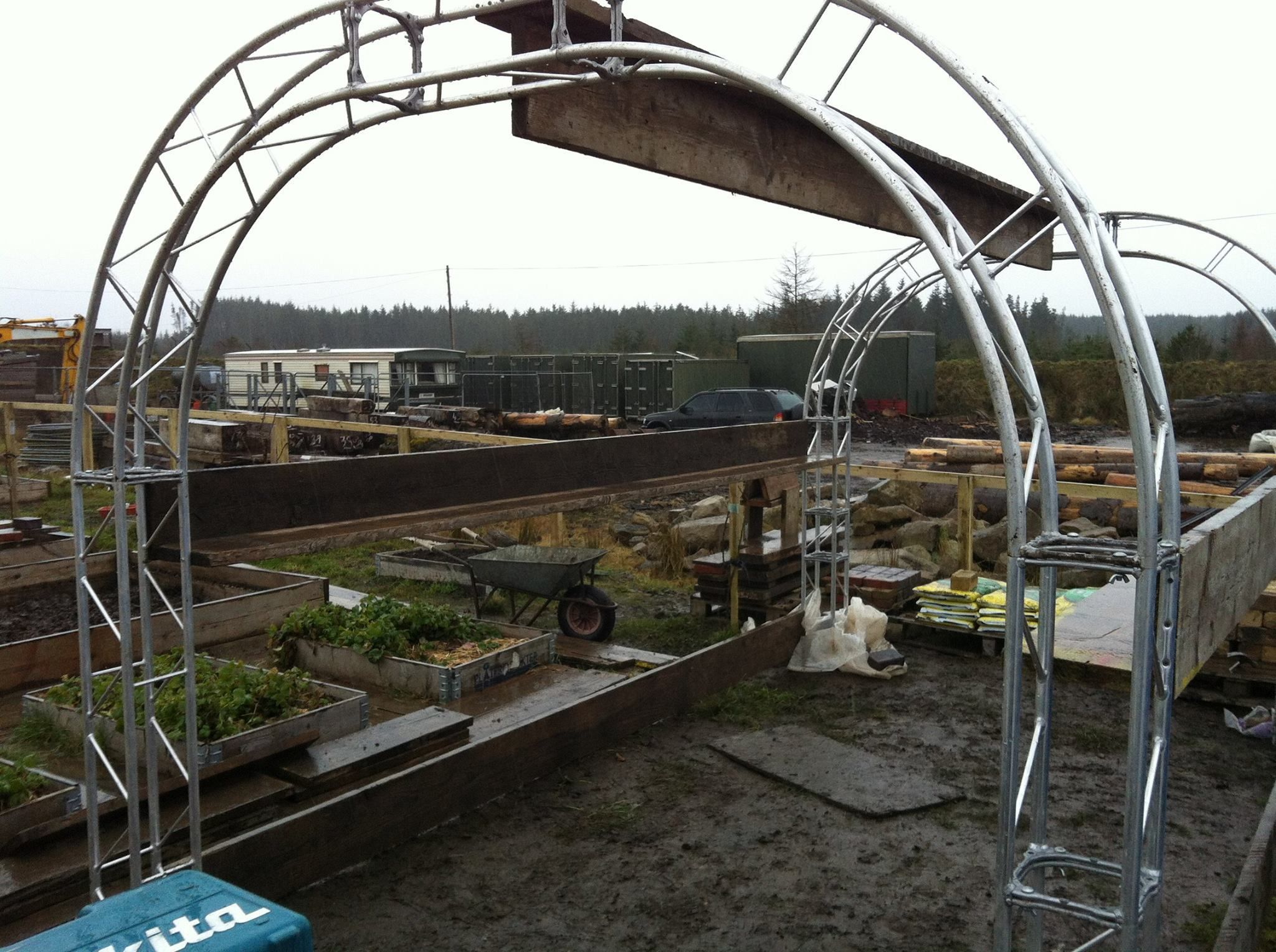 DIY POLYTUNNEL / GREENHOUSE : 5 Steps - Instructables