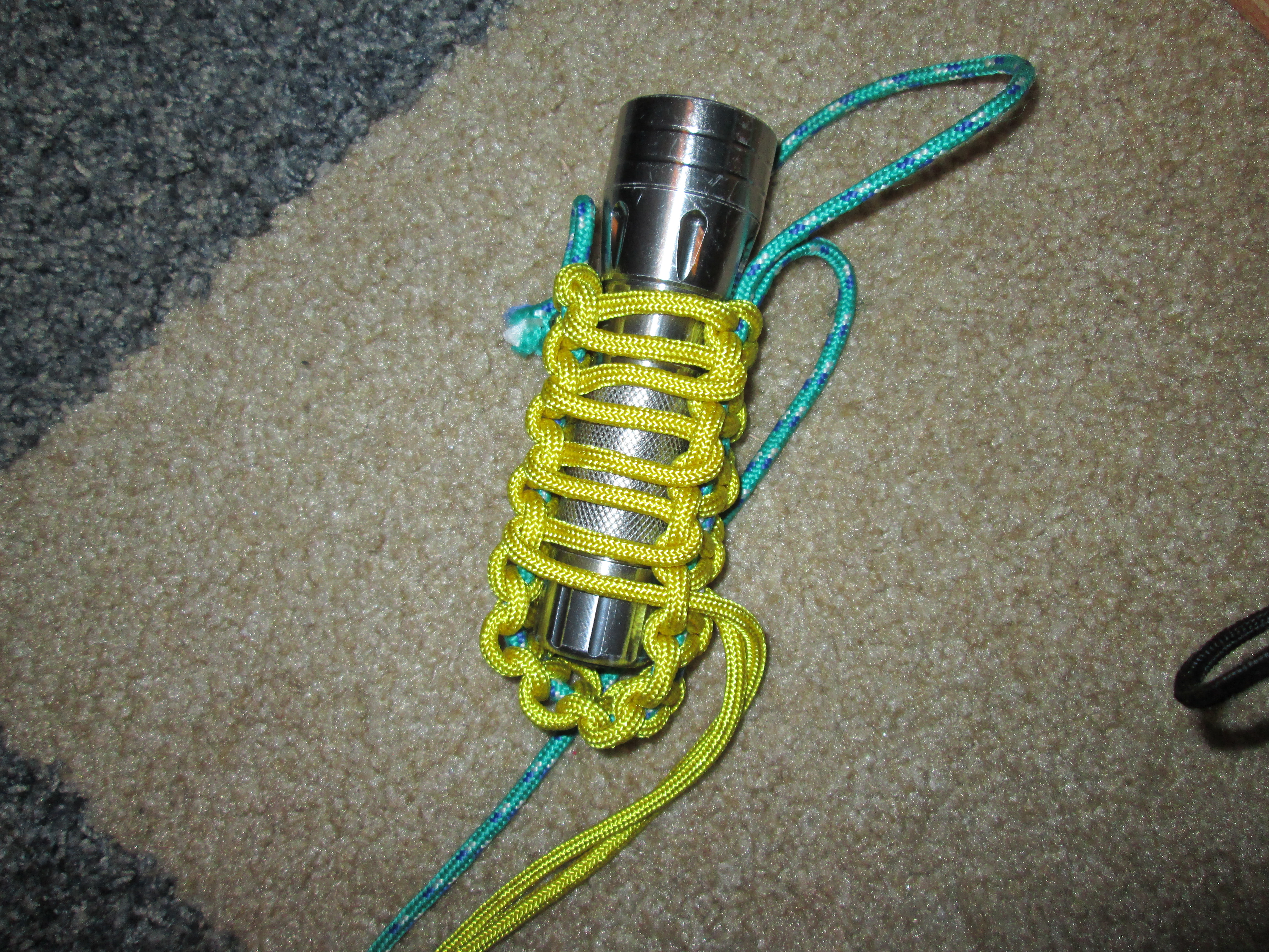 Paracord Flashlight Holster : 7 Steps - Instructables