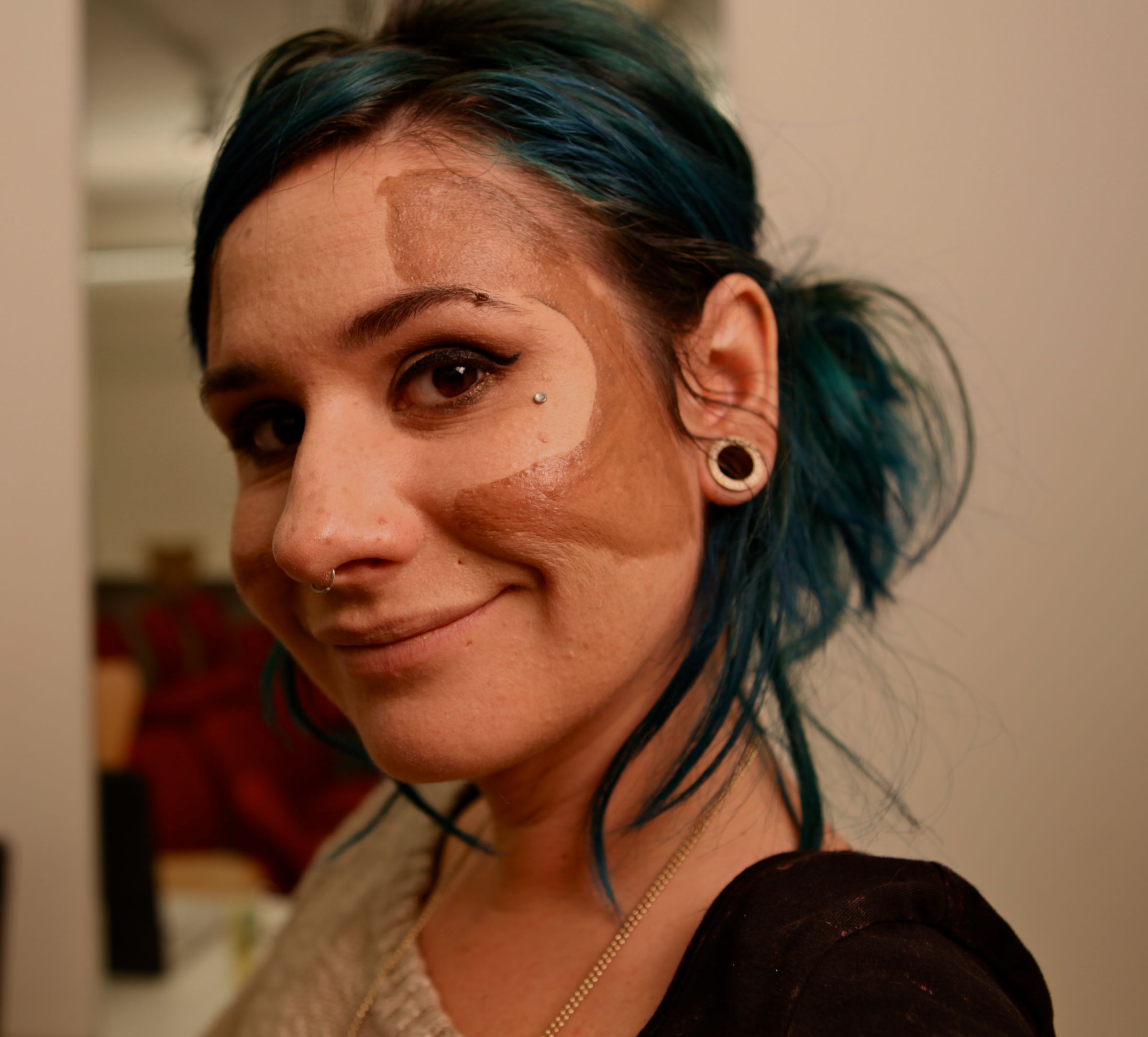 How to Highlight and Contour for Your Face Shape : 10 Steps (with ...