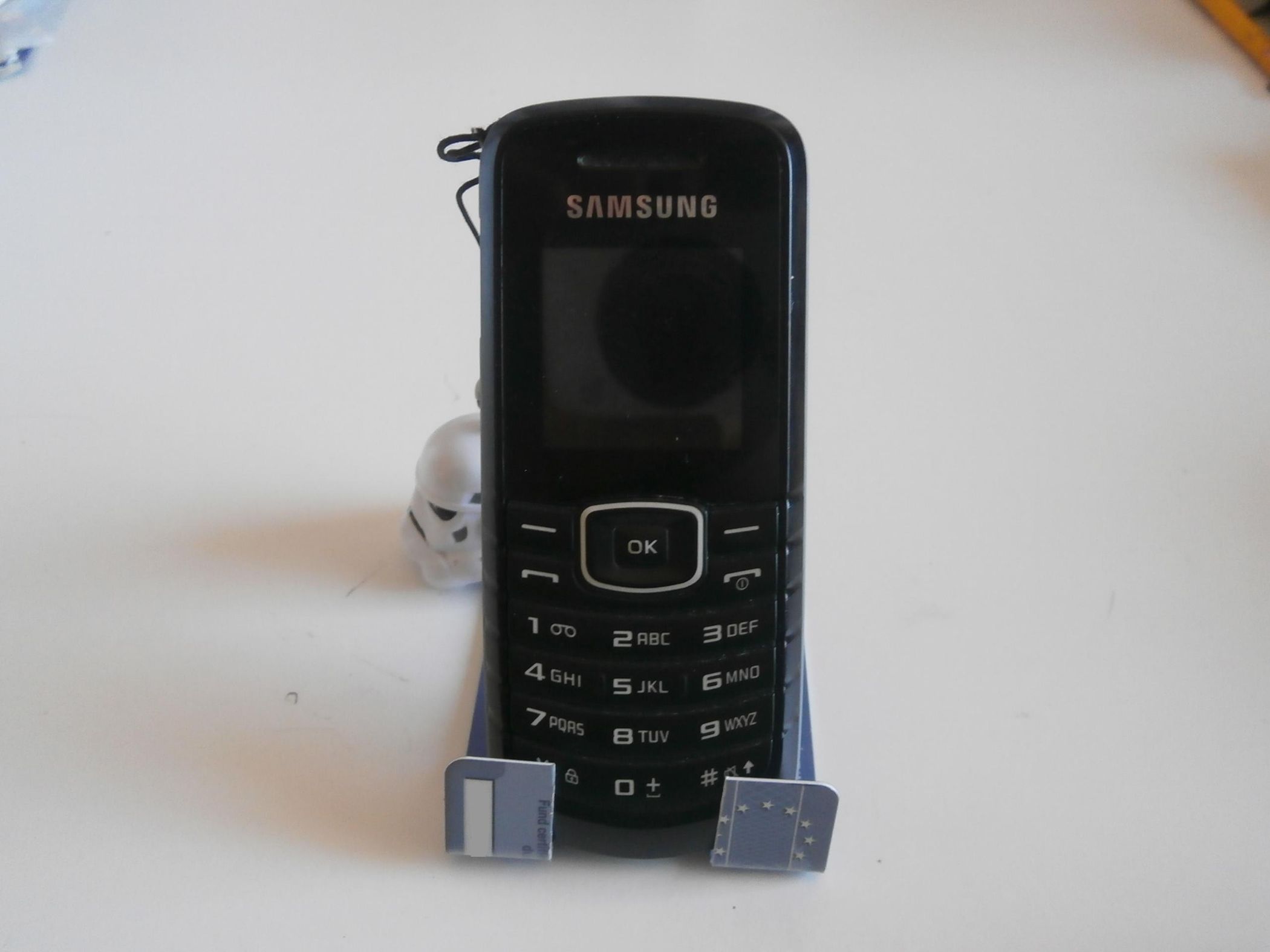 DIY Credit Card Phone and GPS Stand : 5 Steps - Instructables