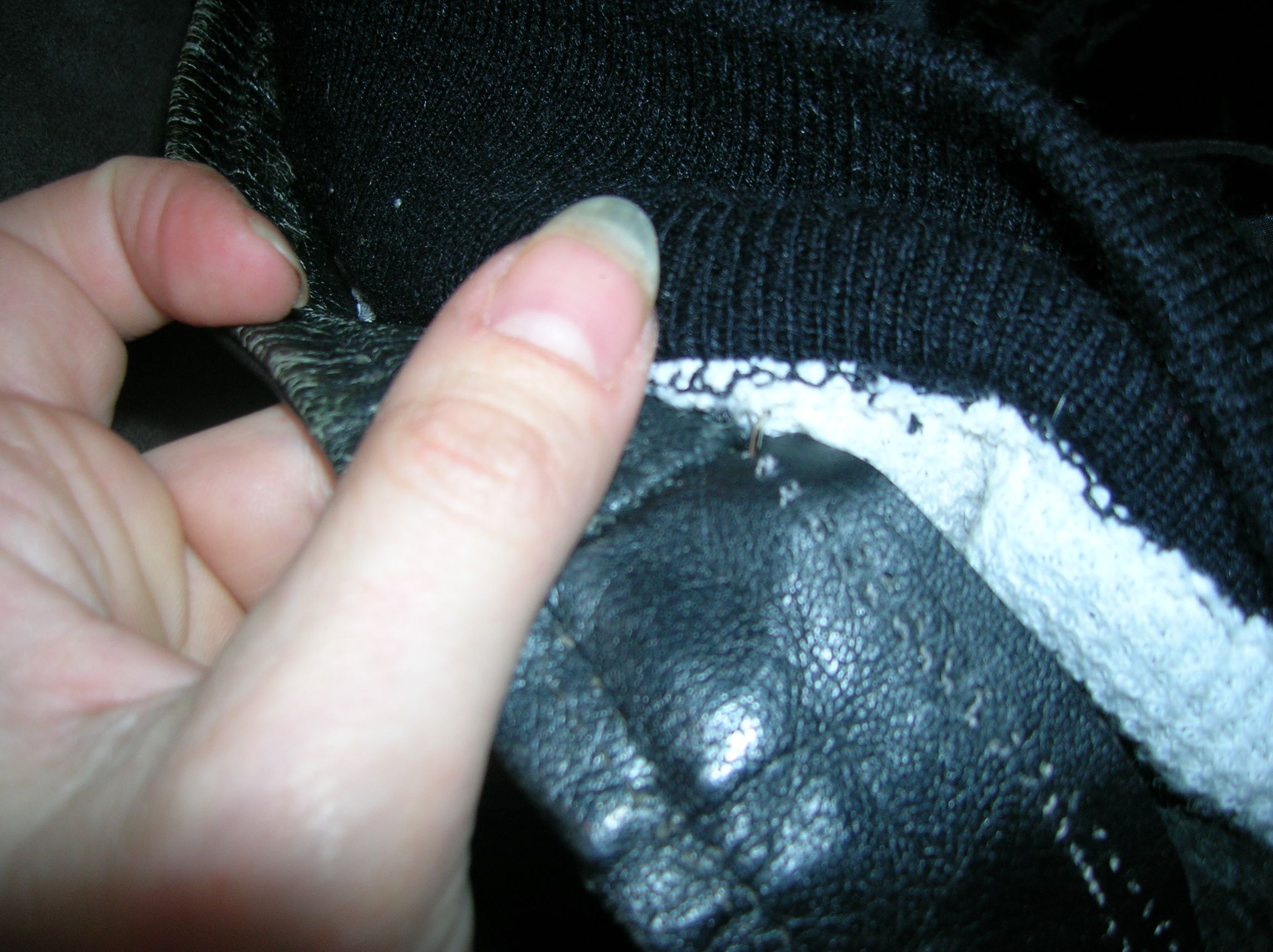 How to Repair a Leather Jacket by Hand : 6 Steps - Instructables