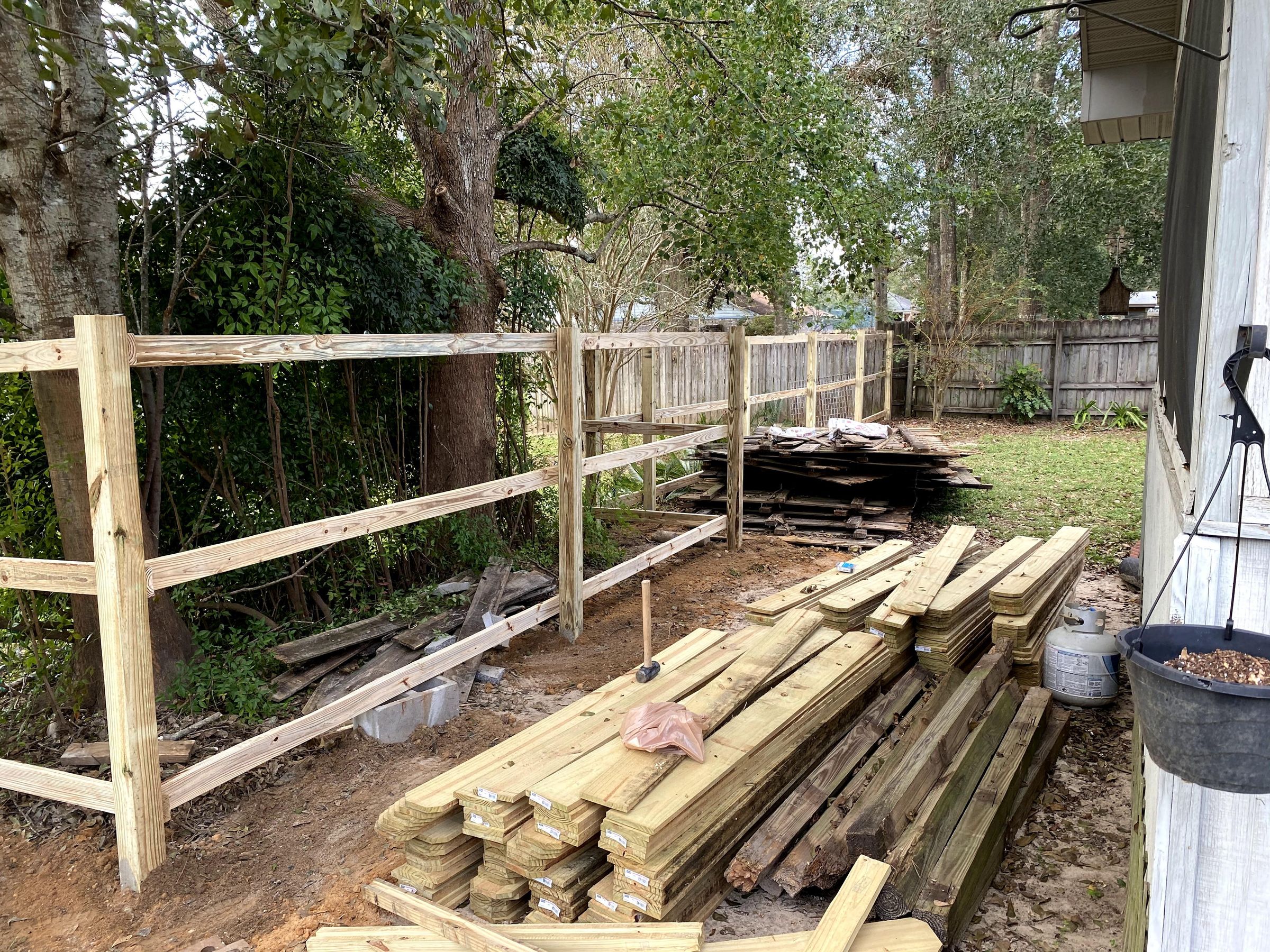 Build a Dog-Ear Fence From Scratch : 5 Steps (with Pictures ...