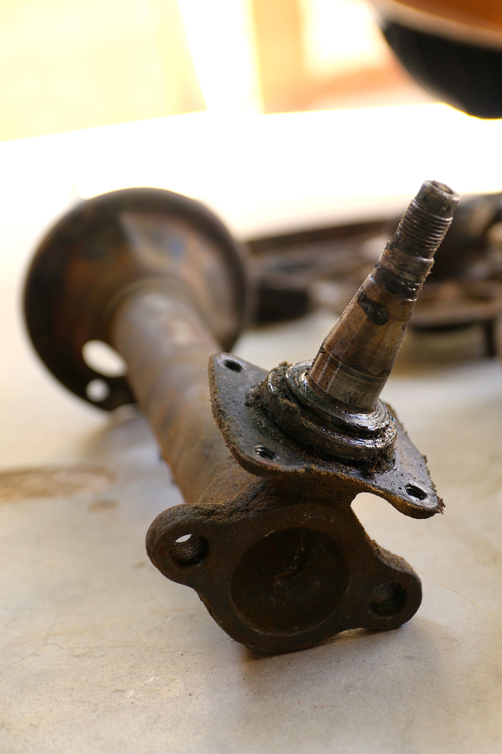 DIY Shock Absorber Stool : 9 Steps (with Pictures) - Instructables