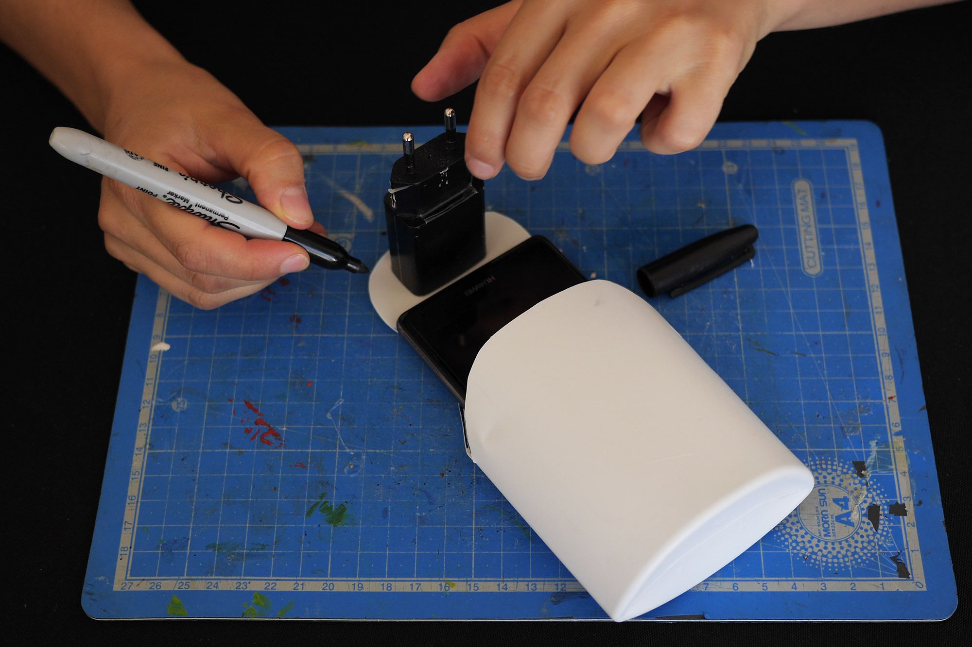 DYI Hanging Phone Case : 8 Steps (with Pictures) - Instructables