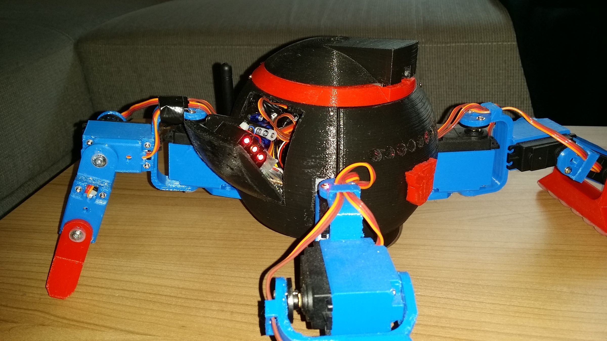 Quadbot for 250€ (only Walking 180€) : 5 Steps - Instructables