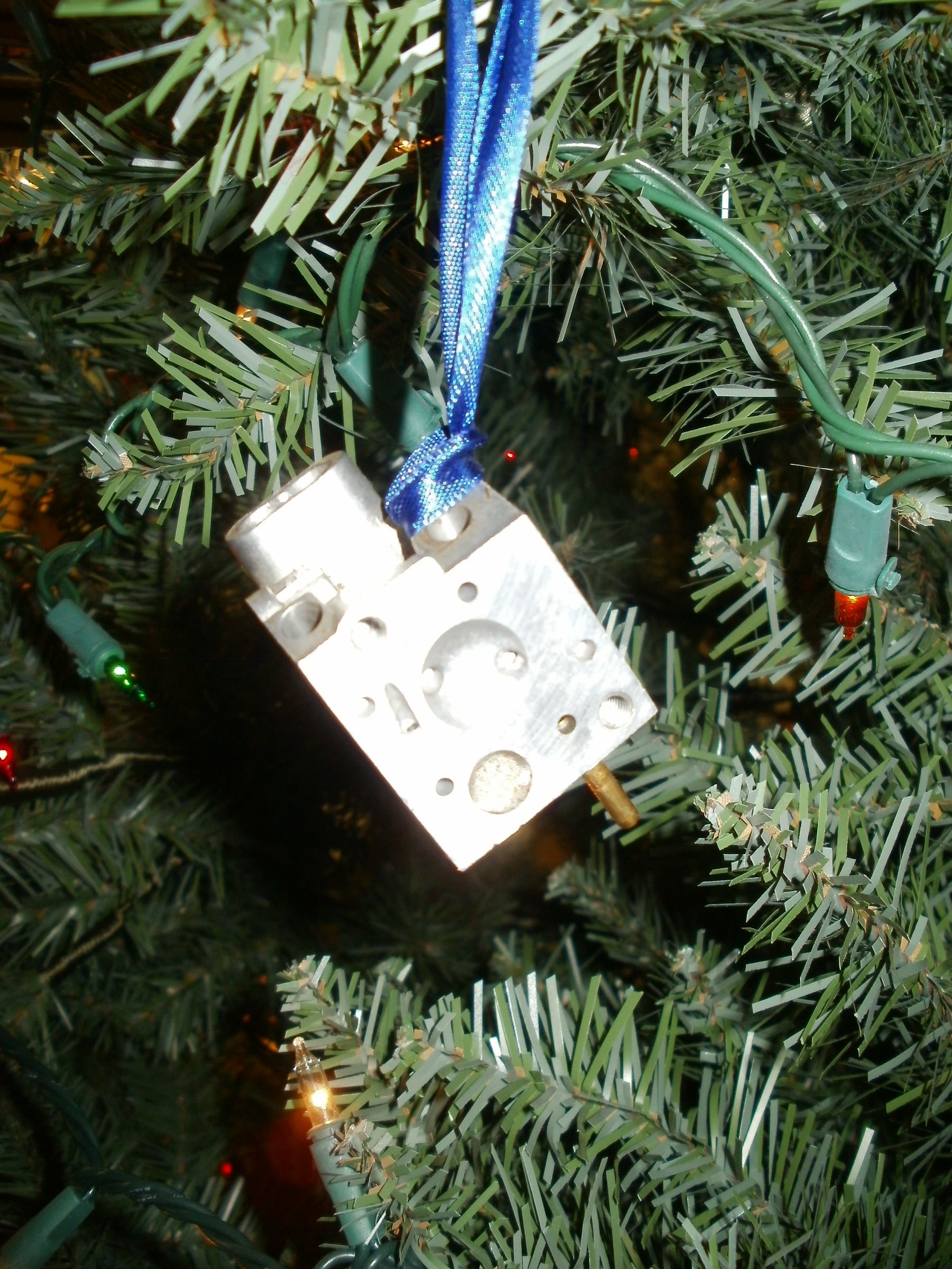 Outdoor Power Tree Ornaments : 4 Steps - Instructables