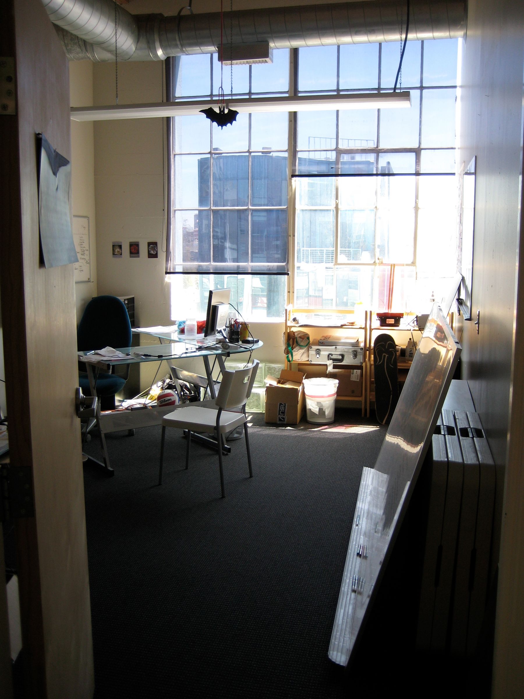 How to Redecorate the Office When Everyone Is Gone : 7 Steps (with ...