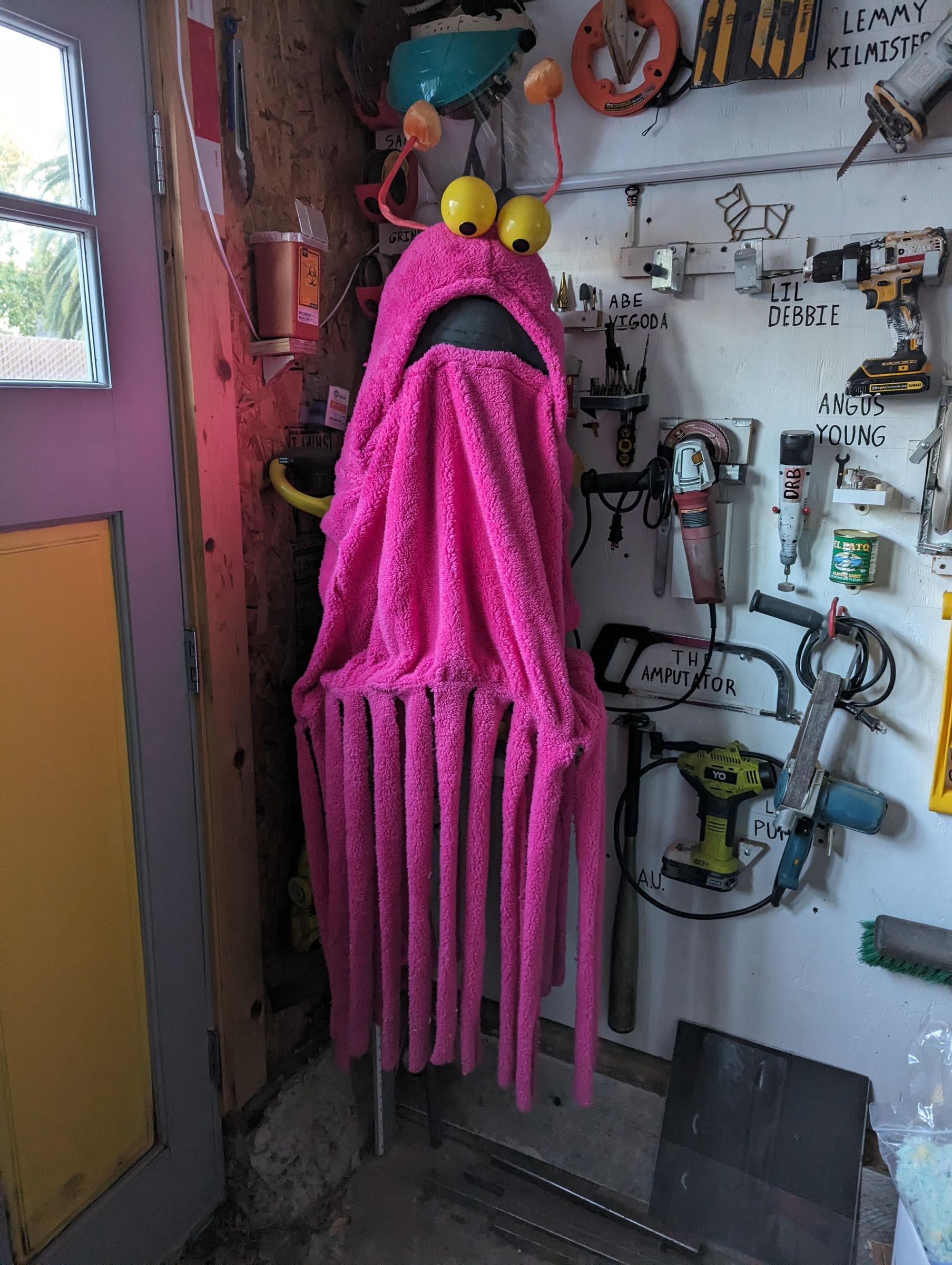 Remote Controlled Yip Yip With Sound, Lights, and Moving Mouth : 15 ...