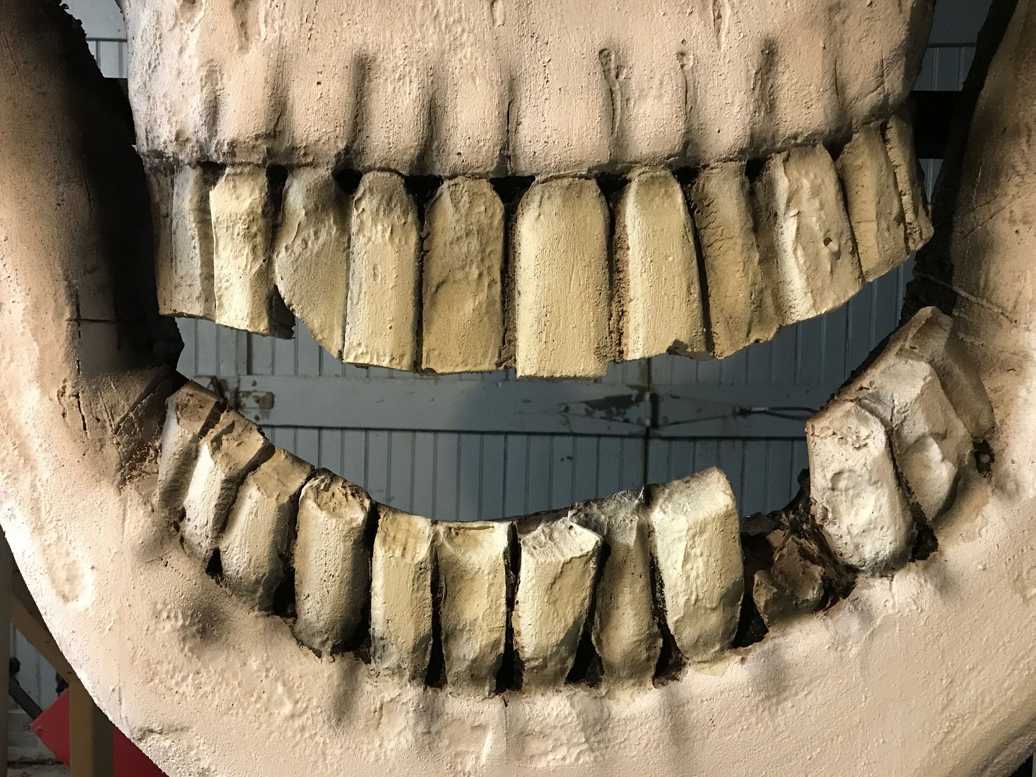 Giant Skeleton Halloween Decoration : 10 Steps (with Pictures ...