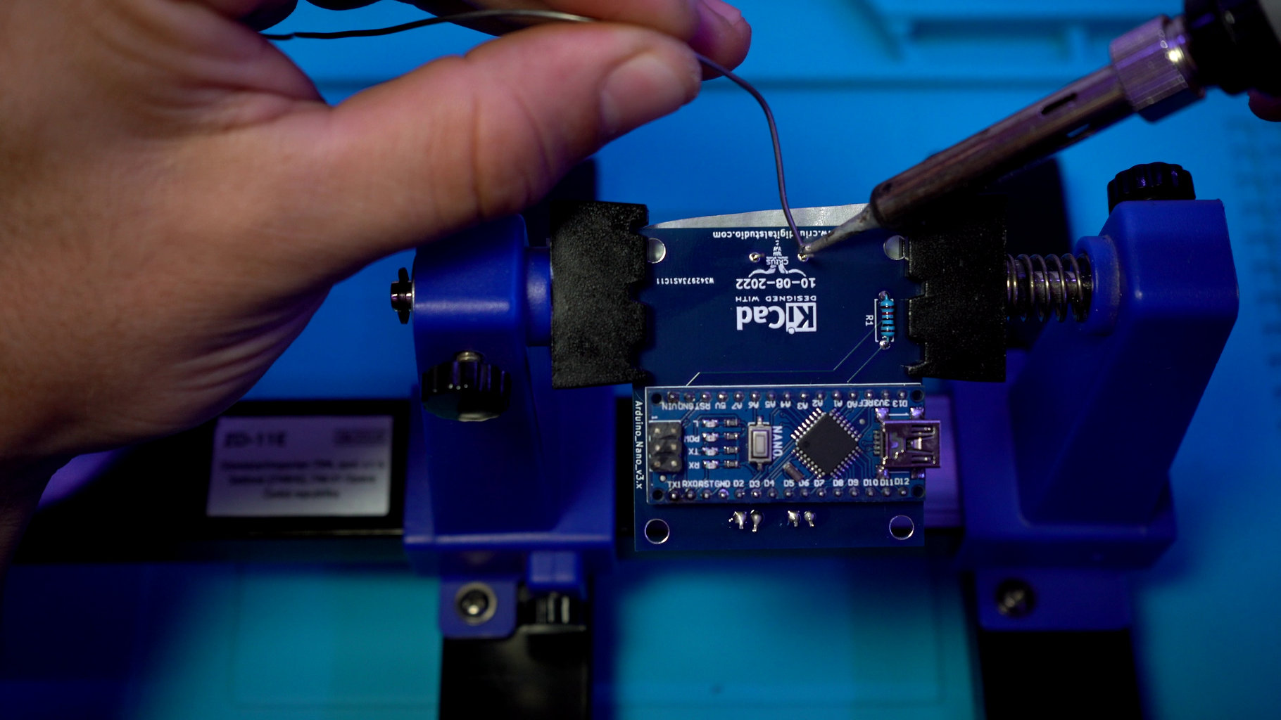 Diy Arduno Ohmeter 0 96 Oled Display Indication Leds Custom Pcb
