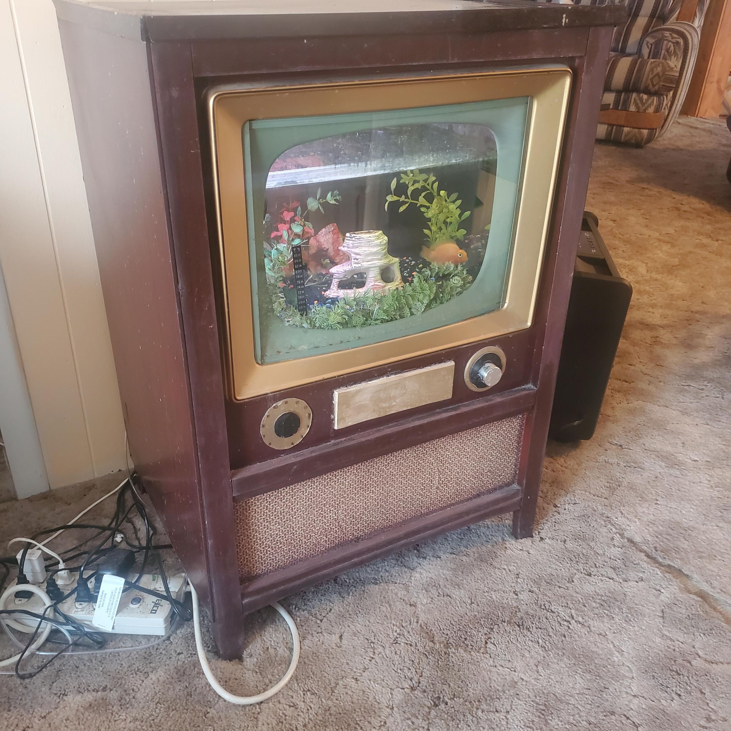 Old TV Into Fish Tank : 3 Steps - Instructables